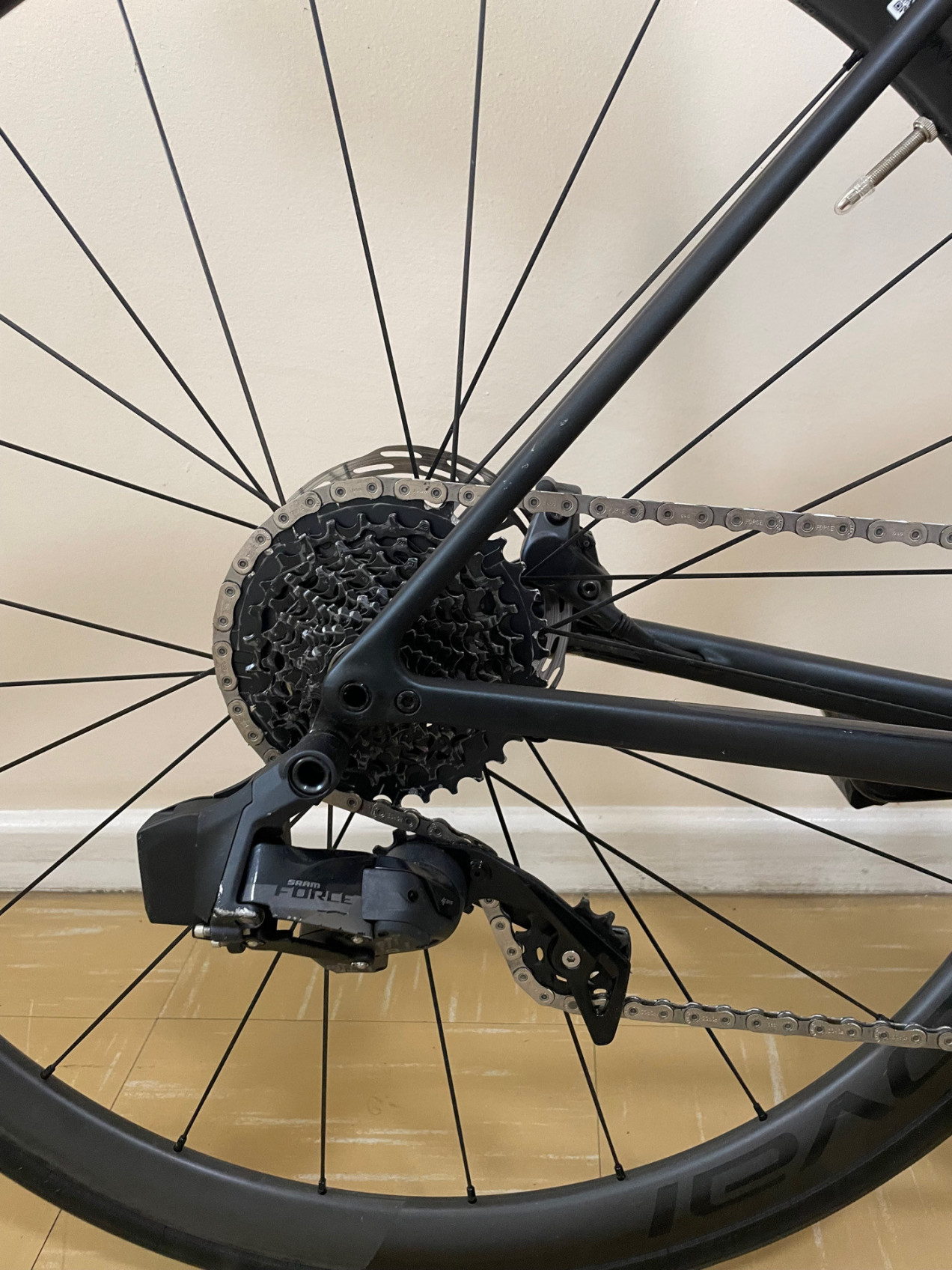 Specialized Aethos Pro - SRAM Force eTap AXS used in s | buycycle