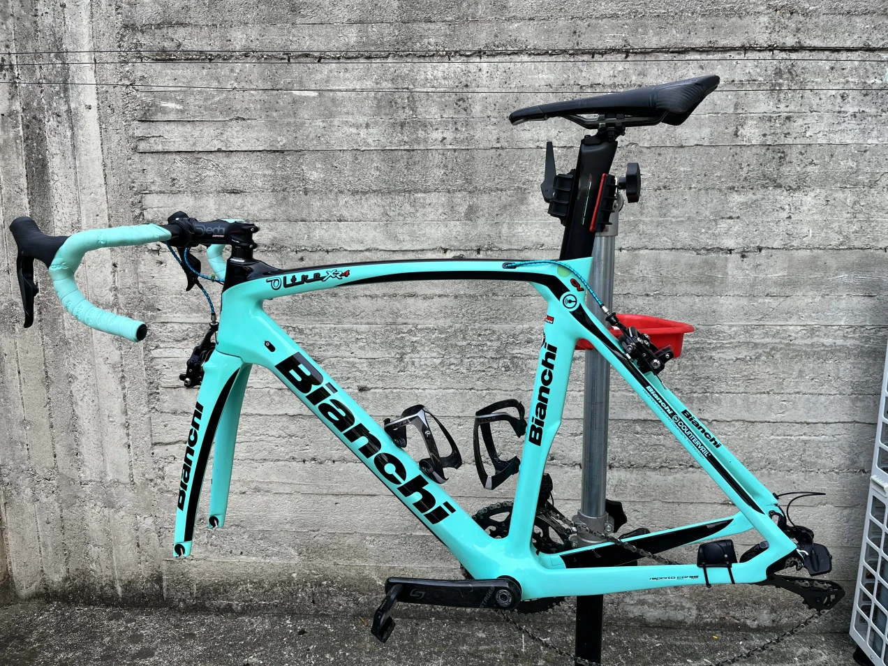 Bianchi Oltre XR.4 Frameset used in 57 cm | buycycle