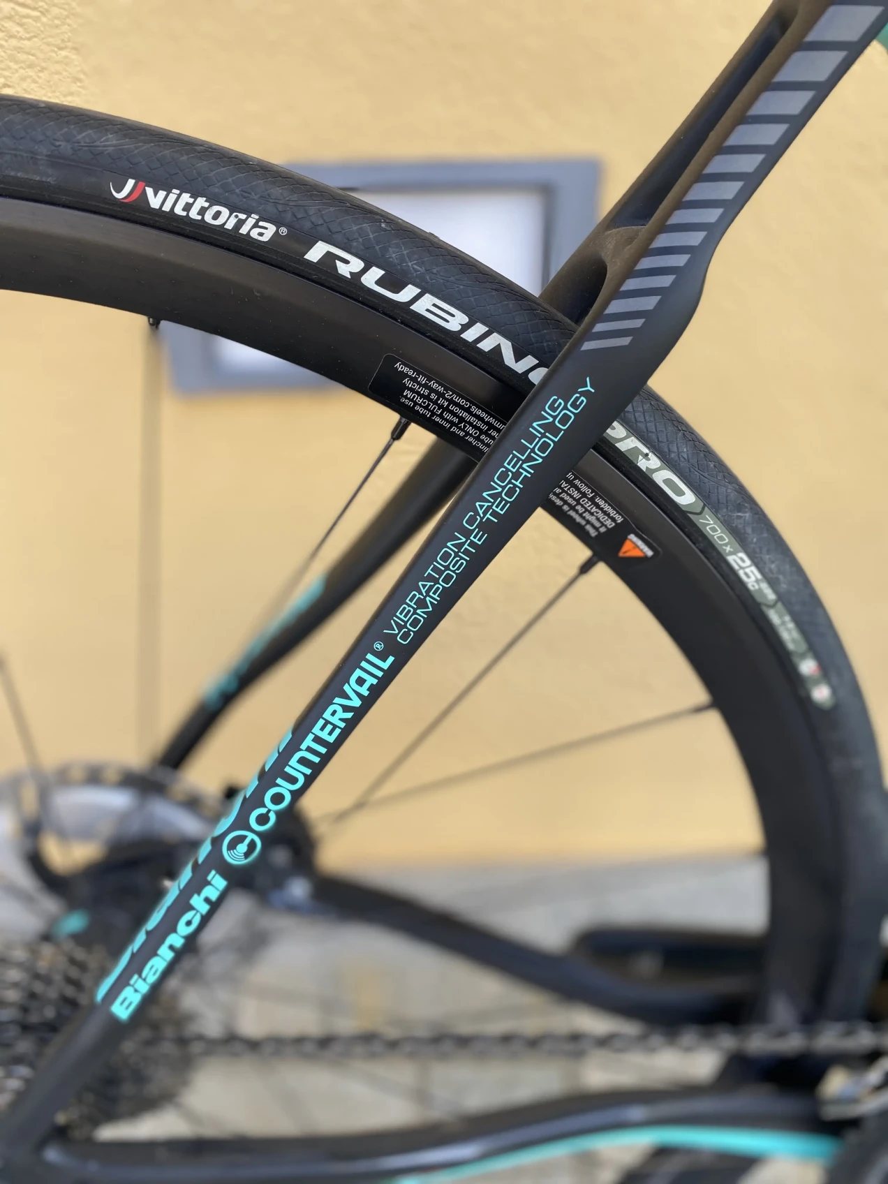 Bianchi Infinito CV Disc Ultegra used in 55 cm | buycycle