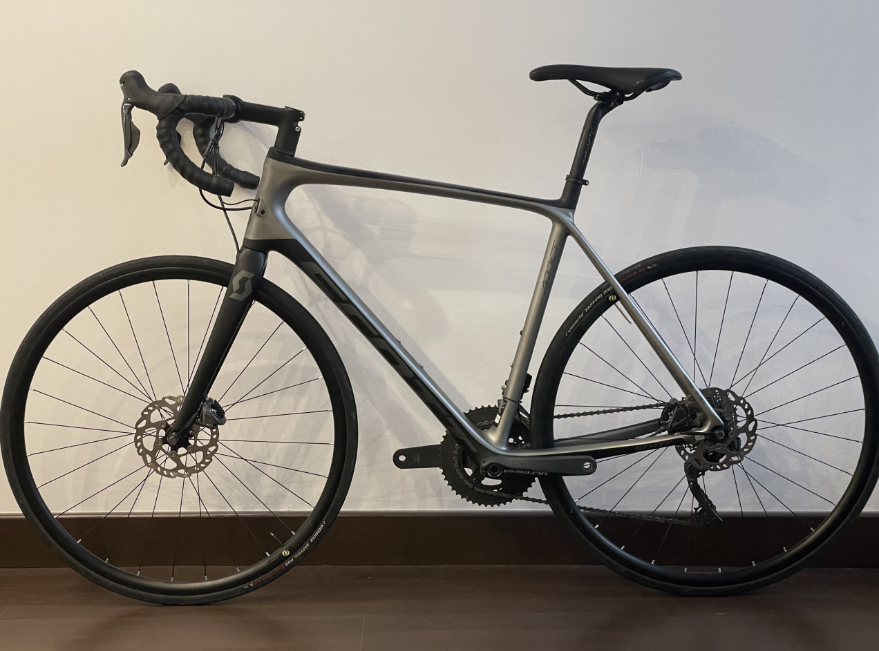 Scott Addict SE disc used in 56 cm | buycycle
