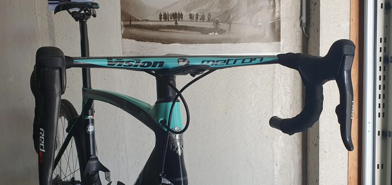 Bianchi Oltre XR.4 SRAM eTap utilizado en 57 cm | buycycle