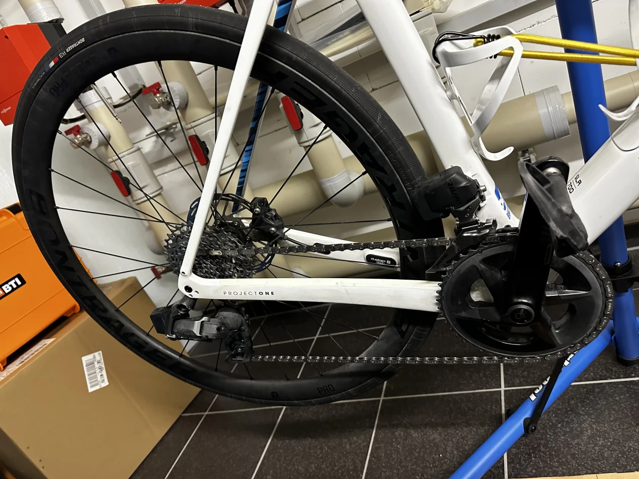 Trek Domane SLR 7 eTap used in 58 cm | buycycle