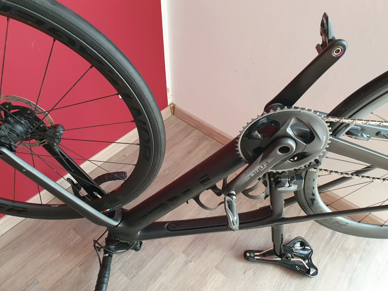 Trek Domane SLR 7 eTap used in 47 cm | buycycle