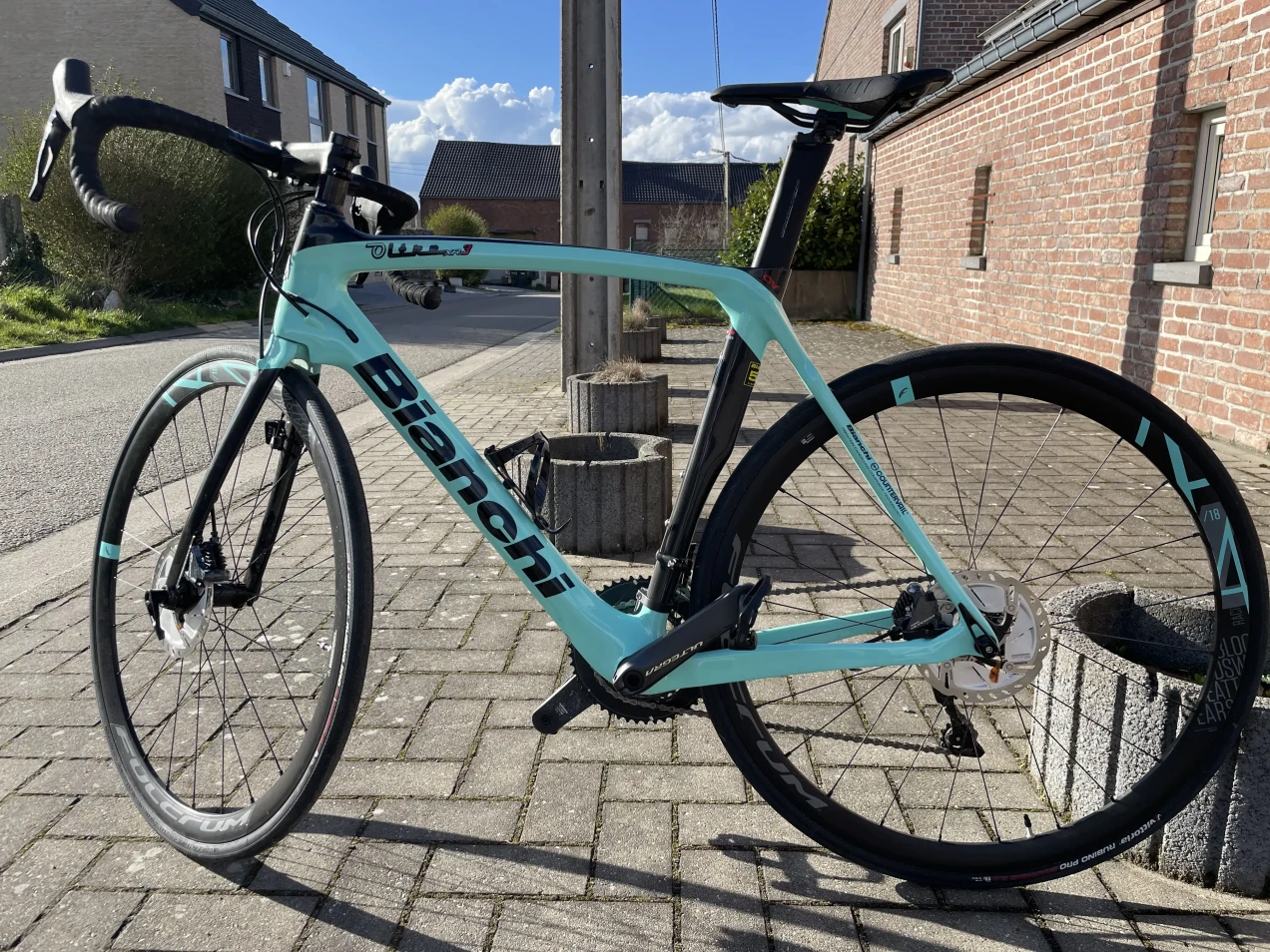 Achetez un vélo d'occasion Bianchi Oltre XR3 Ultegra Di2 en 58 cm | buycycle