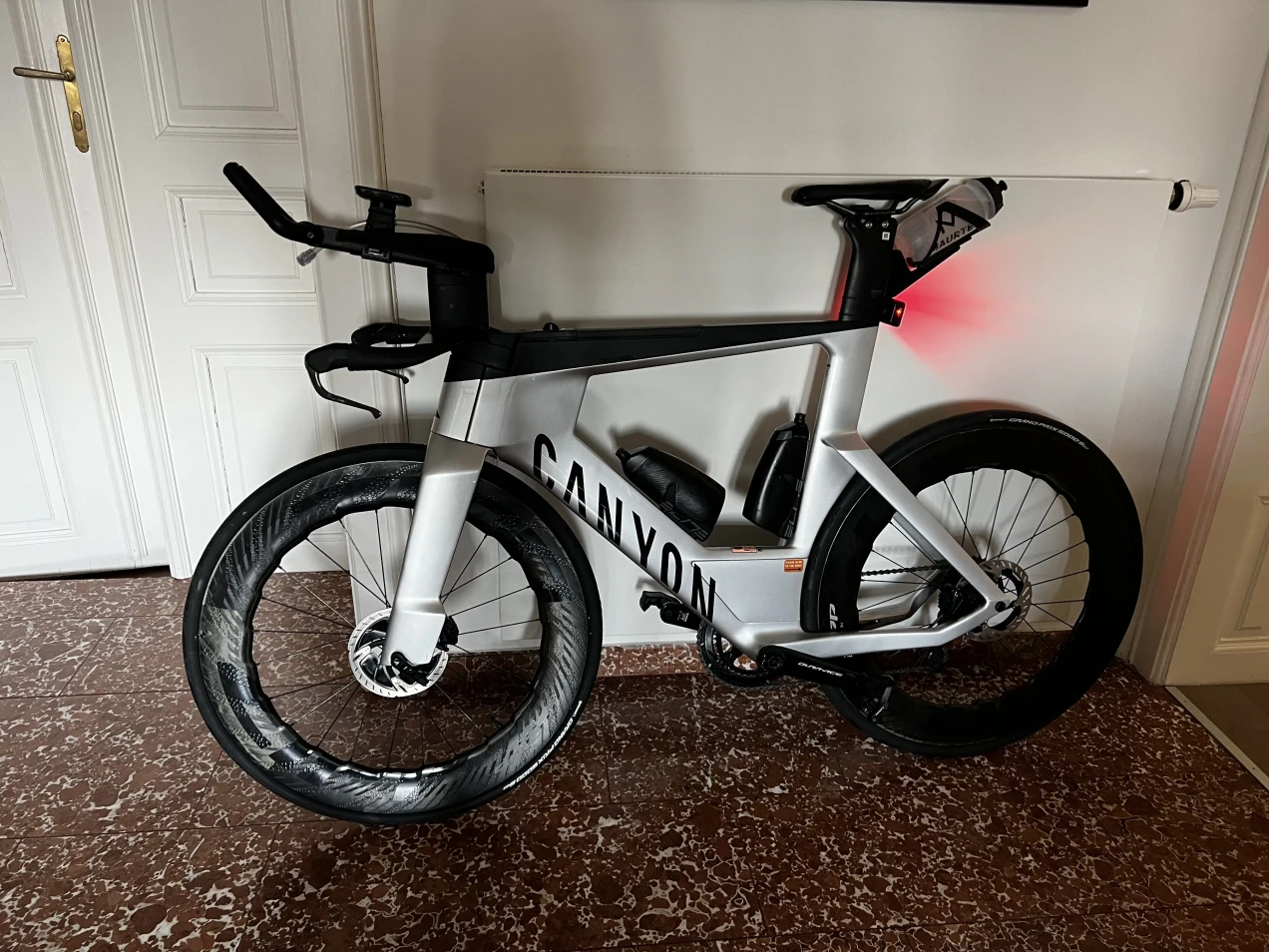 Canyon Speedmax CFR DISC Di2 used in l | buycycle