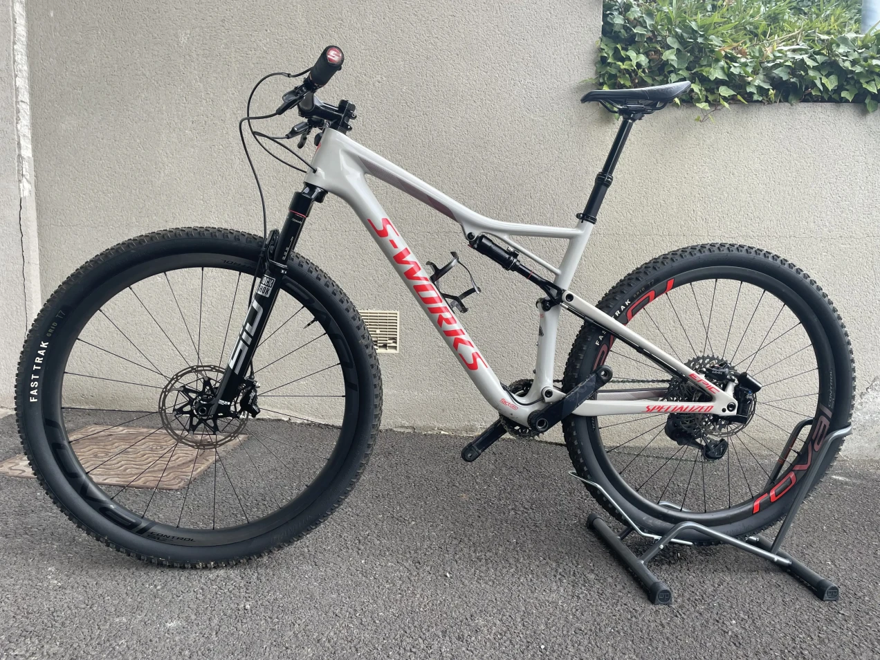 Specialized S-Works Epic AXS used in l | buycycle