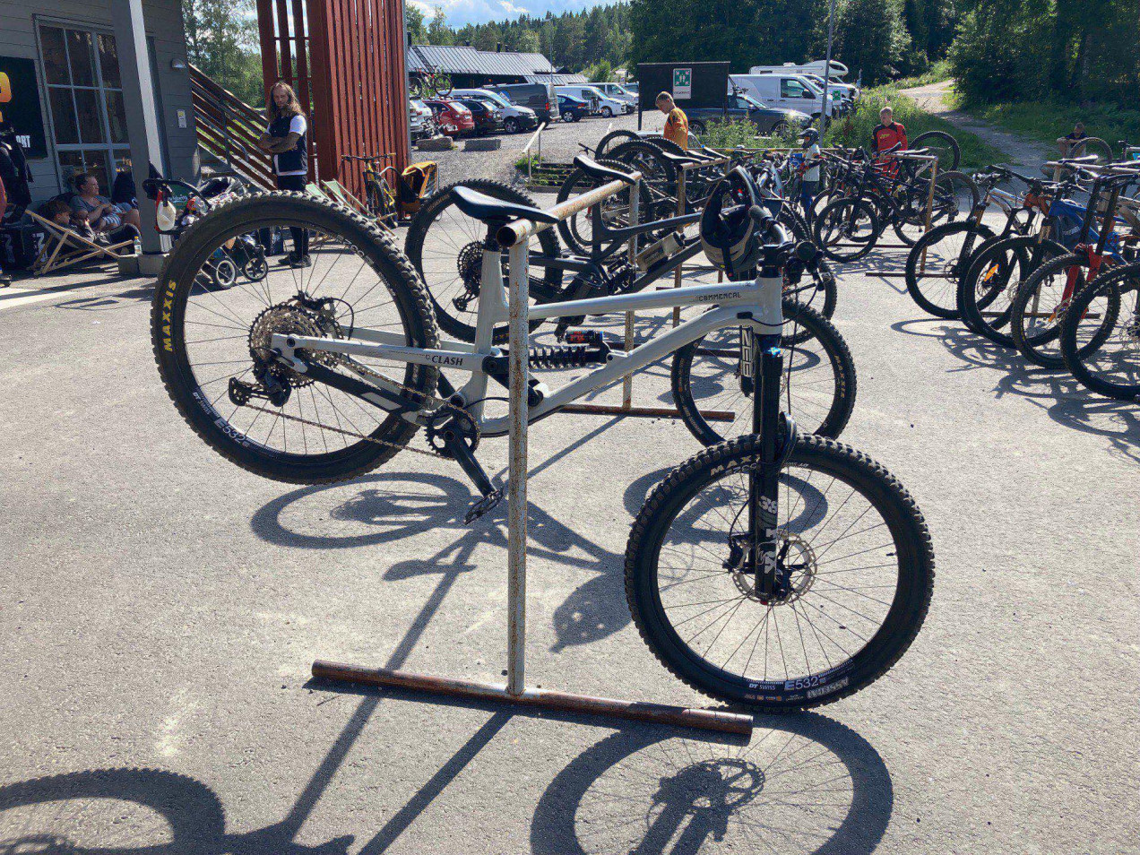 Commencal CLASH ESSENTIAL used in LG | buycycle