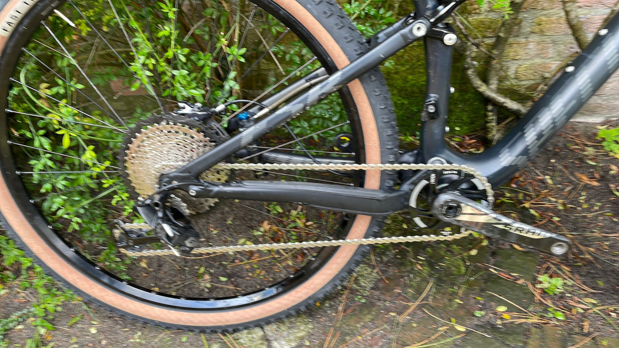 Specialized Epic Expert Carbon 29 used in l | buycycle