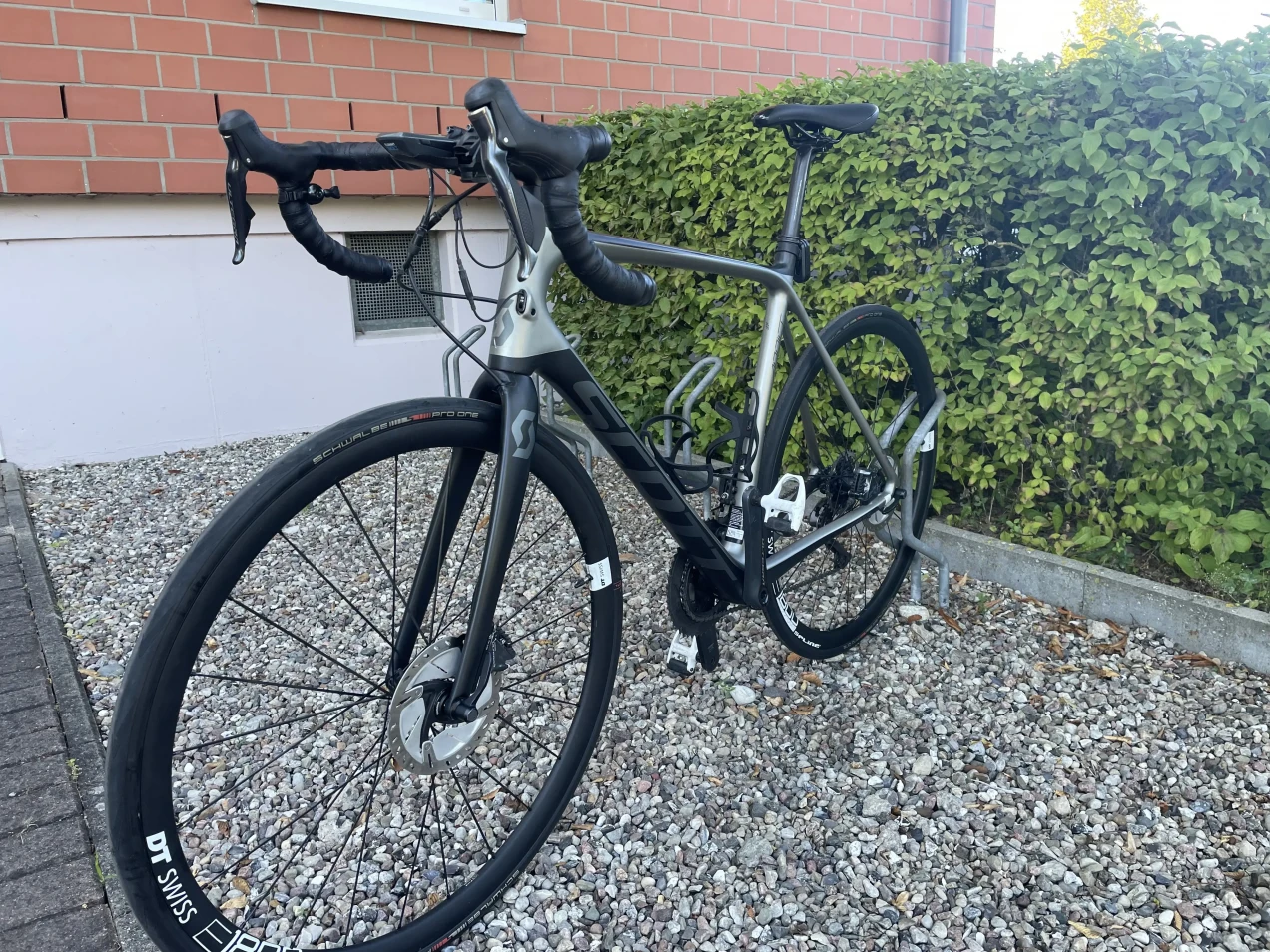 Scott Addict SE disc gebraucht kaufen LG | buycycle