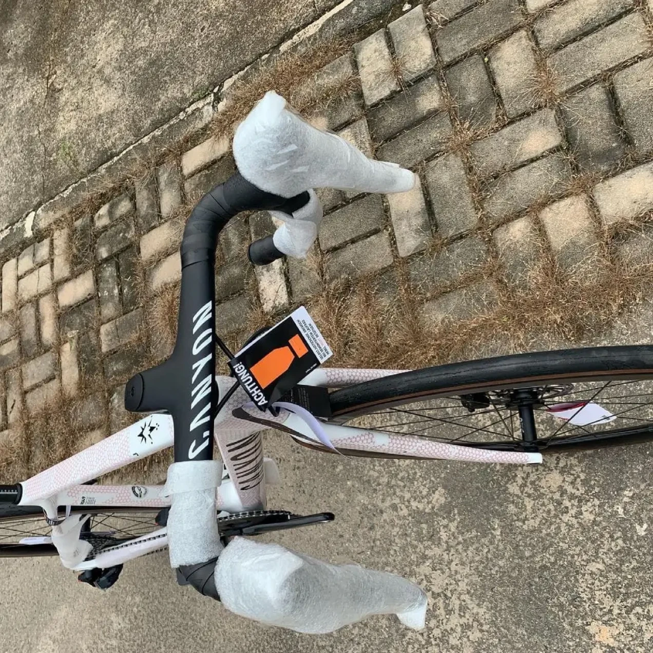 Canyon Ultimate CF SLX 8 Disc TDF used in M | buycycle