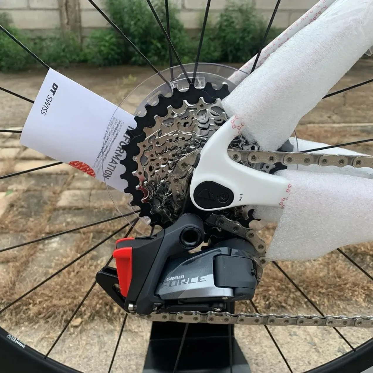 Canyon Ultimate CF SLX 8 Disc TDF used in M | buycycle