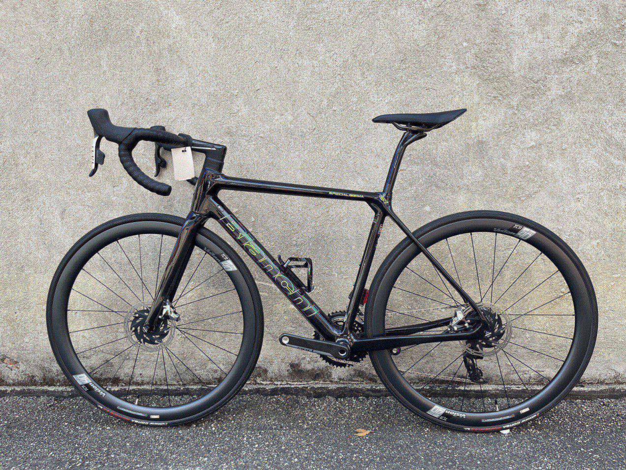 Bianchi Specialissima - Red eTap AXS used in 53 cm | buycycle