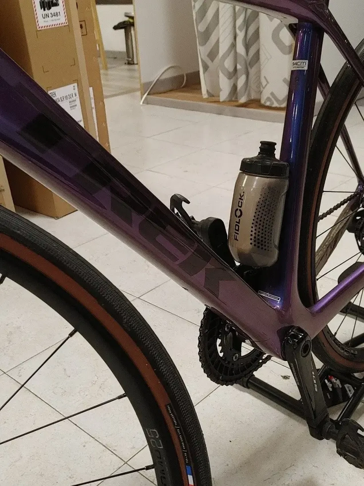 Trek Domane SL 5 Disc used in 54 cm | buycycle