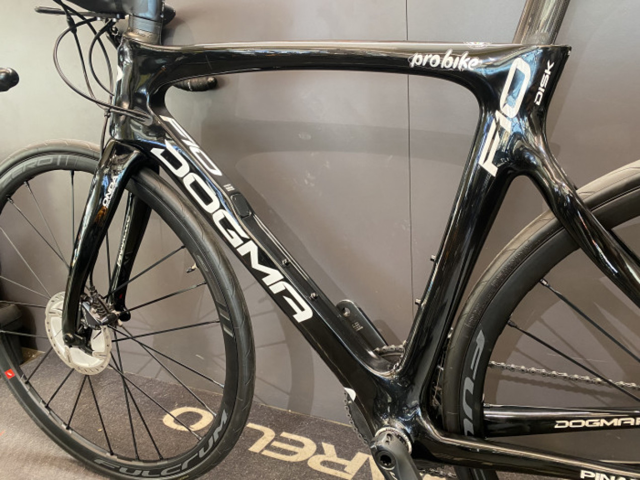 Pinarello DOGMA F10 DISK used in 54 cm | buycycle