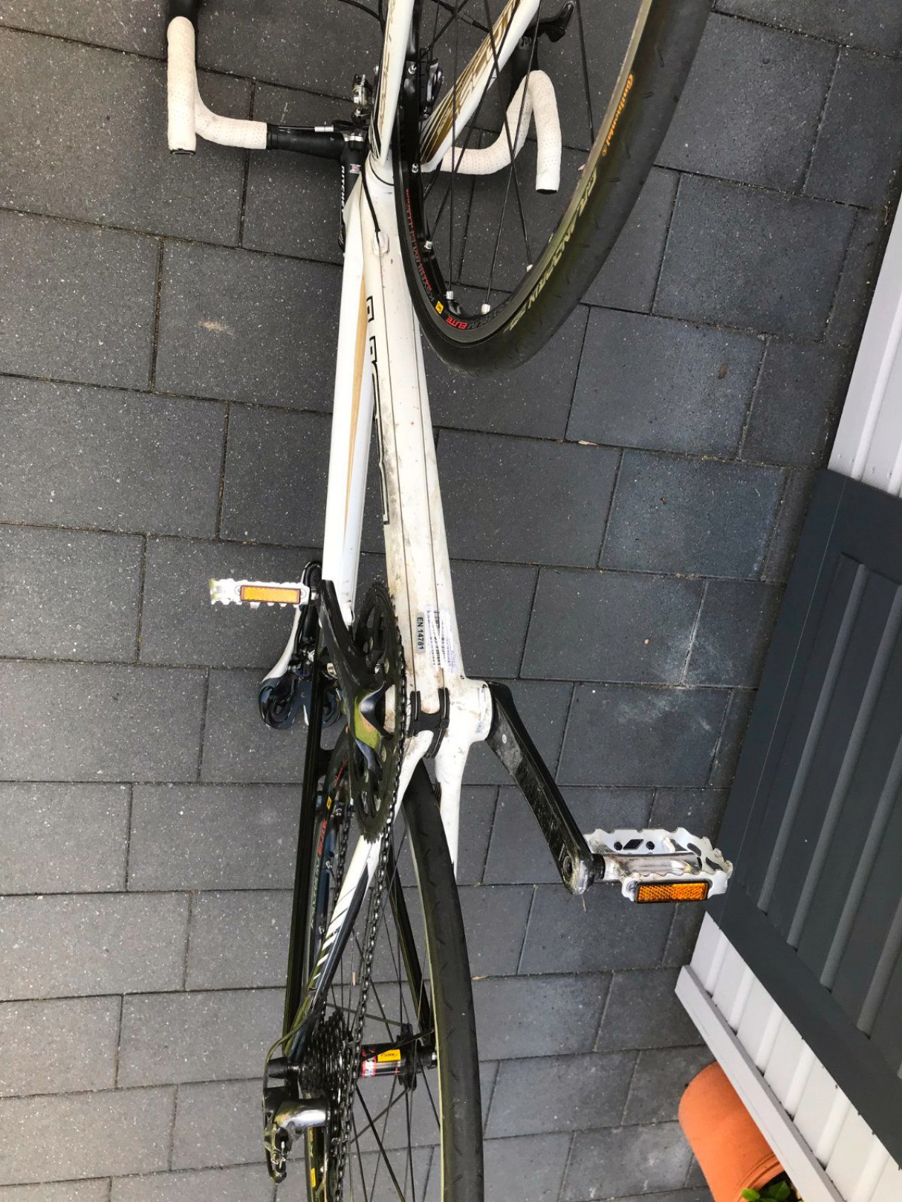 Scott Addict R3 gebraucht kaufen 56 cm | buycycle