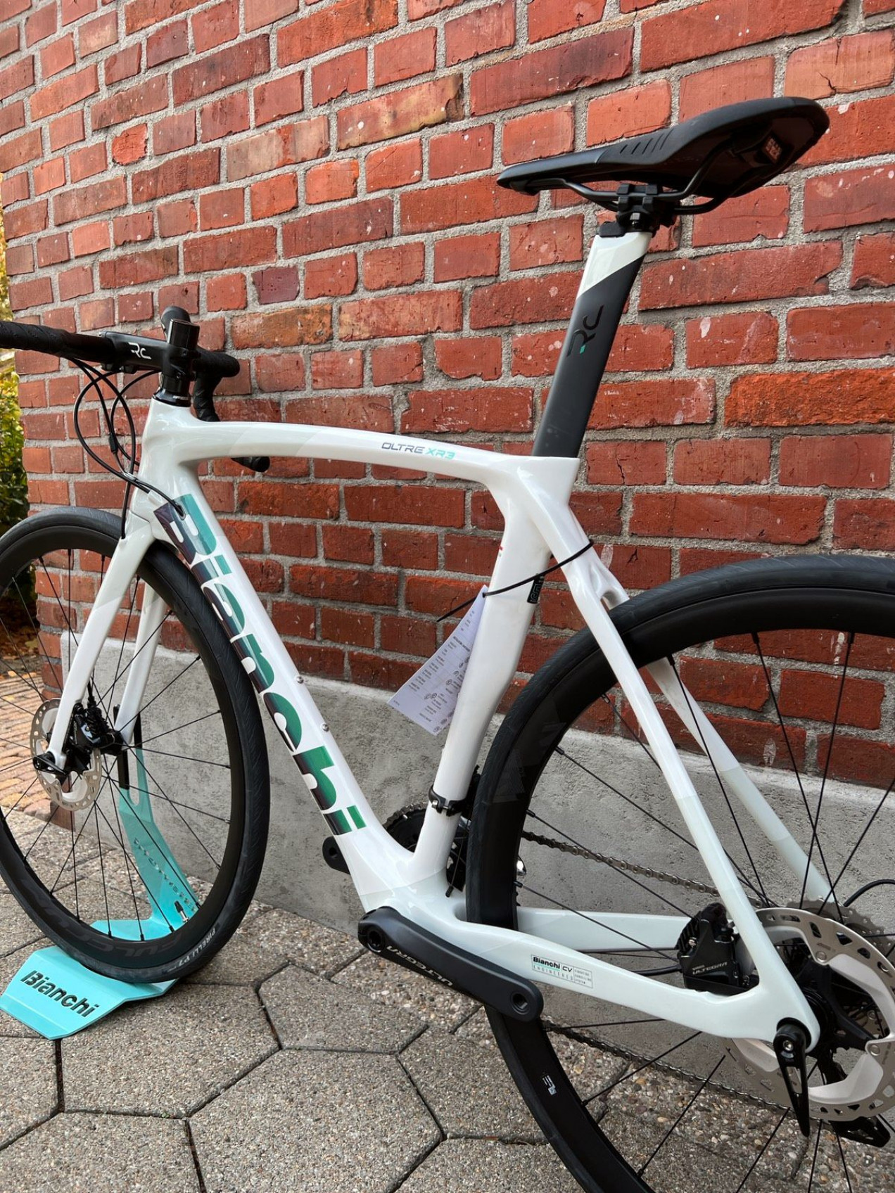 Bianchi Oltre XR3 - Ultegra used in 55 cm | buycycle