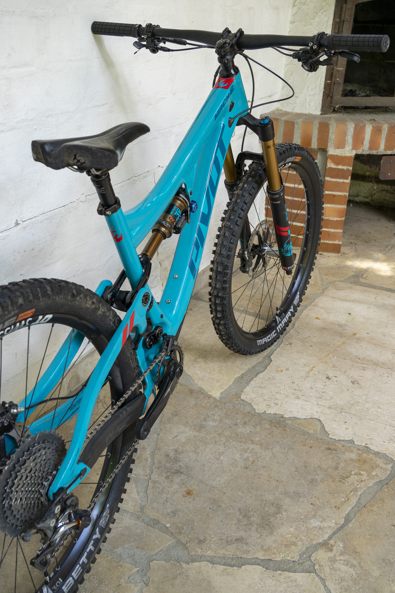 Pivot Mach 6 Carbon PRO XT/XTR 1x used in m | buycycle