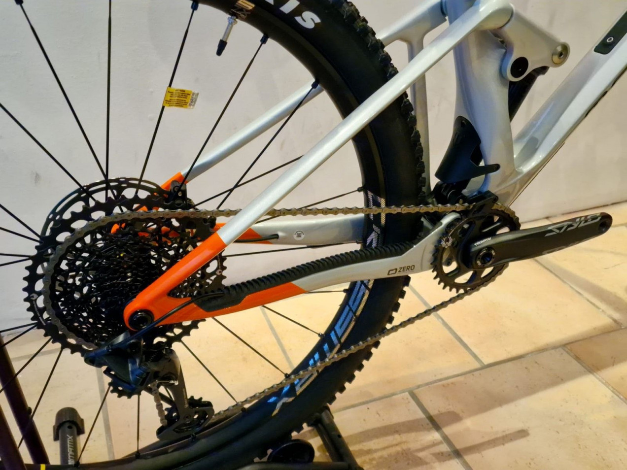 Mondraker RAZE CARBON R utilizado en l | buycycle