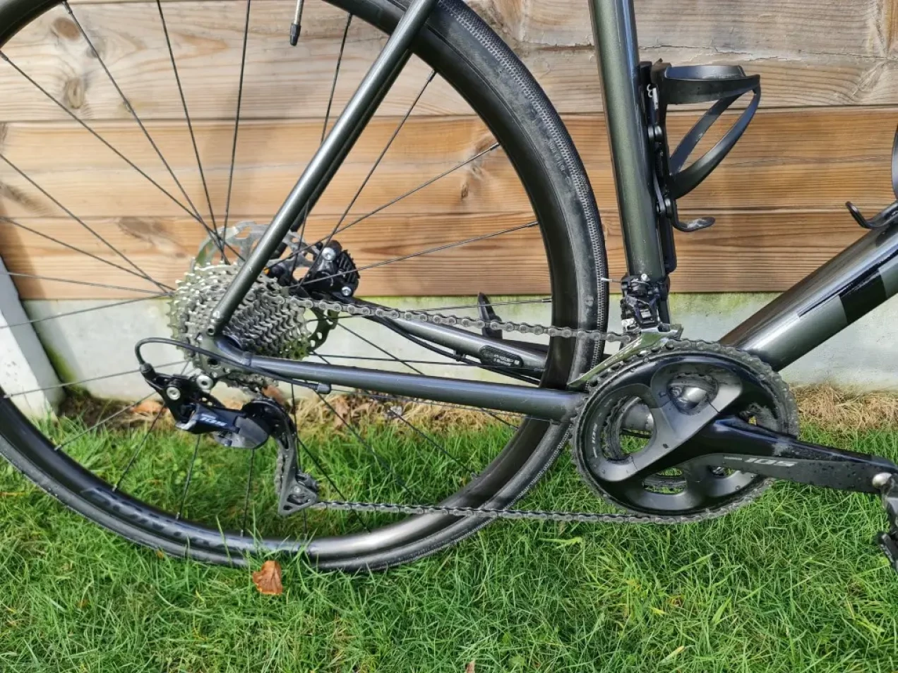 Trek Domane AL 5 Disc used in 61 cm | buycycle