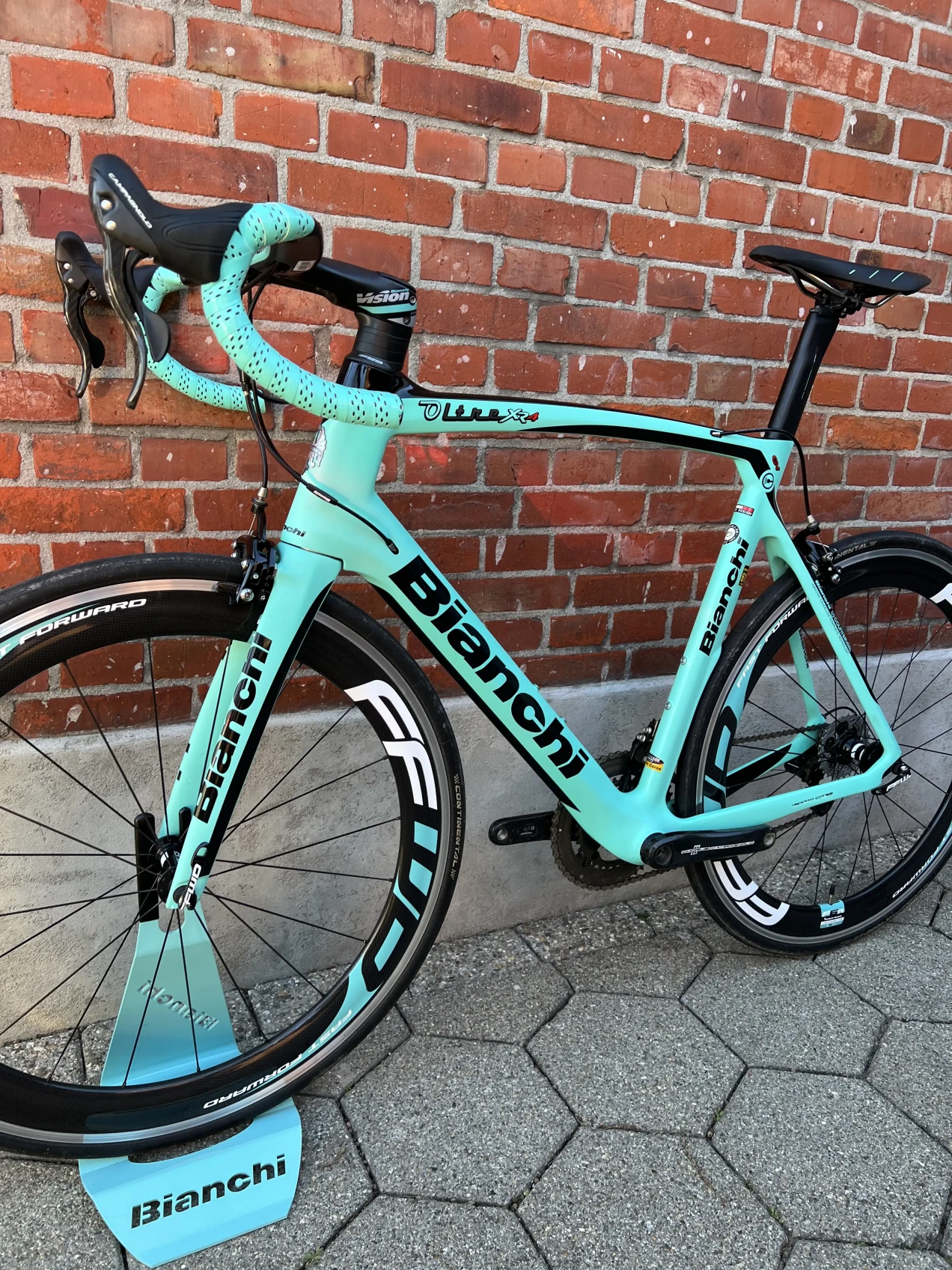 Achetez un vélo d'occasion Bianchi Oltre XR4 CV en 61 cm | buycycle