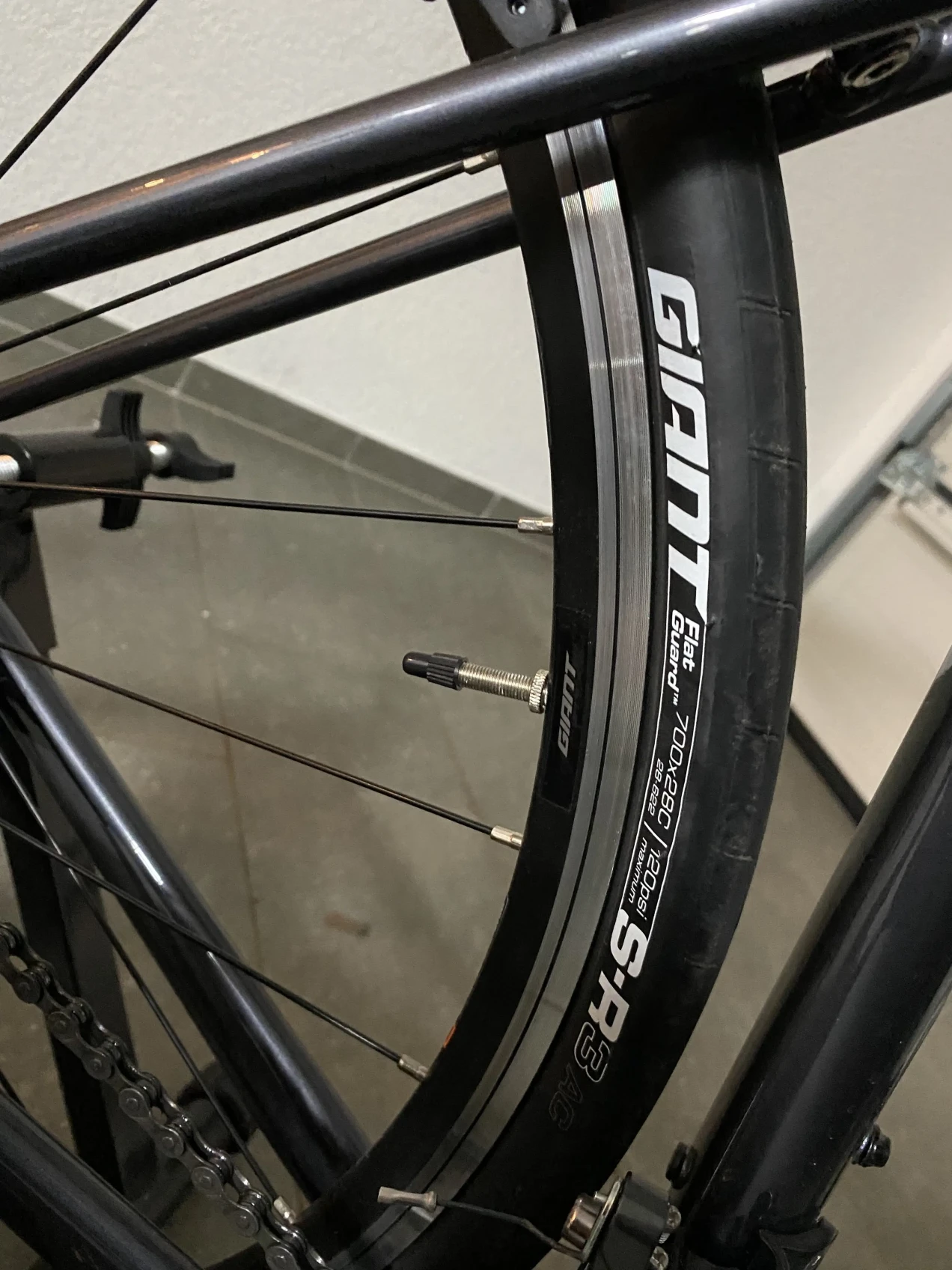 Giant Contend 3 used in LG | buycycle