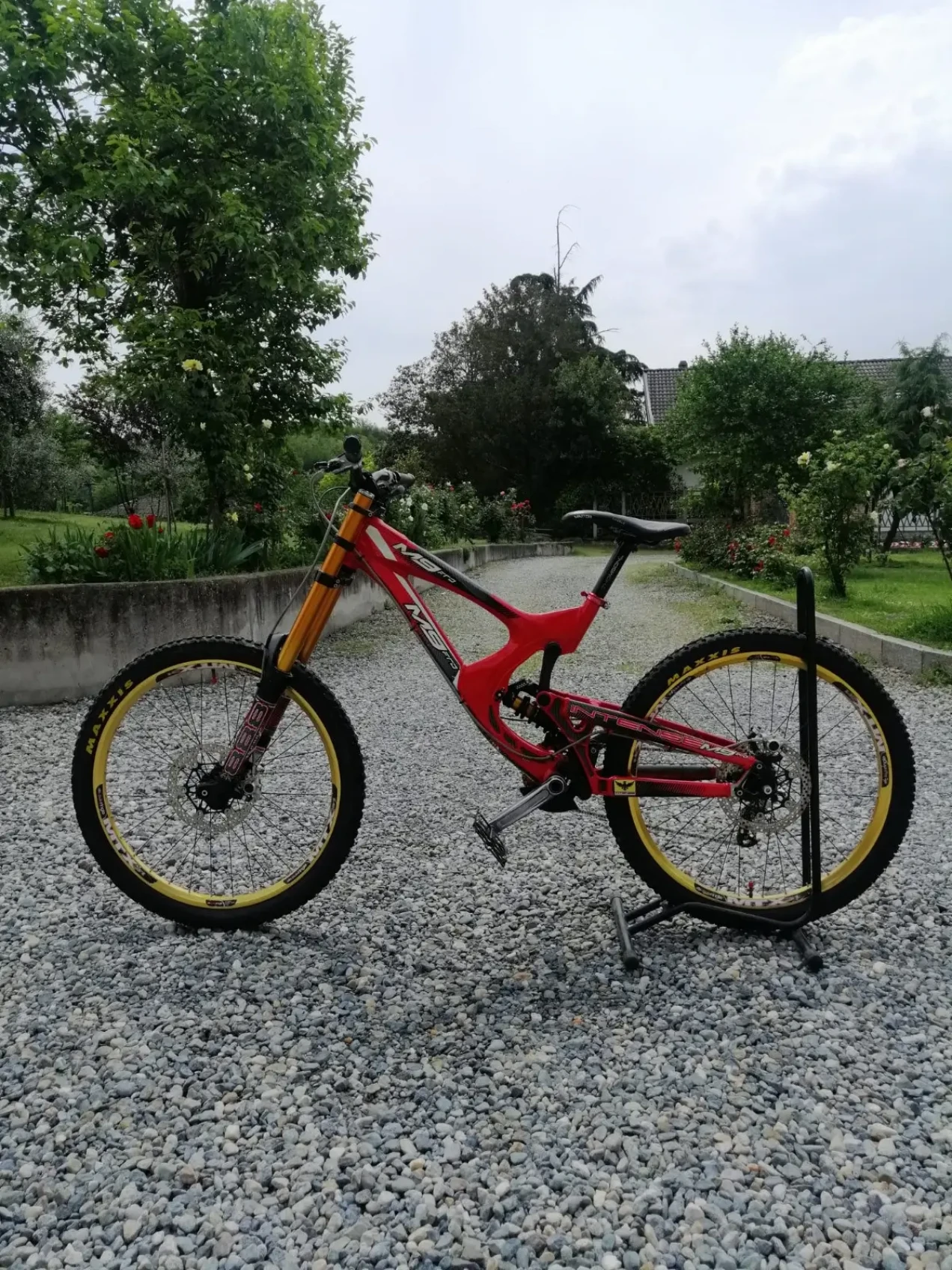 Achetez un vélo d'occasion Intense M9 FRO en m | buycycle