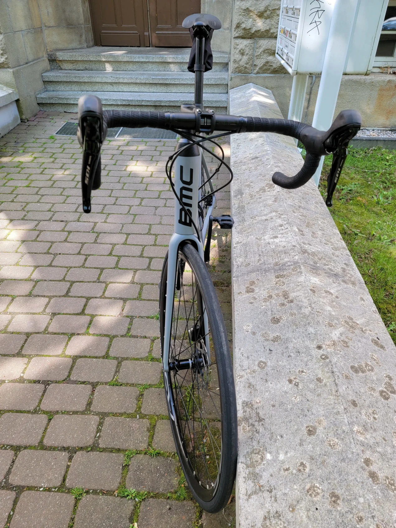 BMC TEAMMACHINE SLR02 DISC THREE used in 61 cm | buycycle