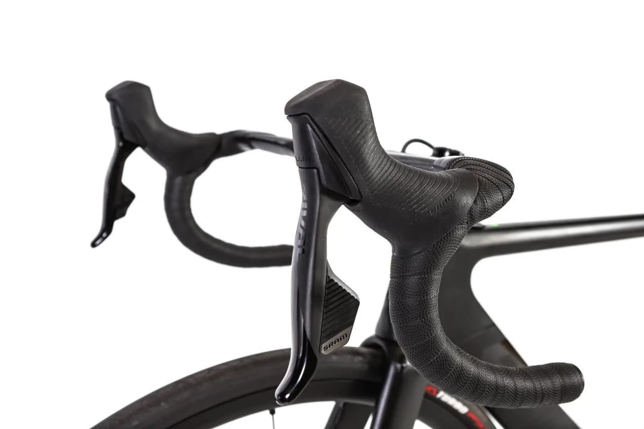 Achetez un vélo d'occasion 3T 3T Strada Disc Sram Rival AXS eTap 1x Road Bike 2020, Size Small ...