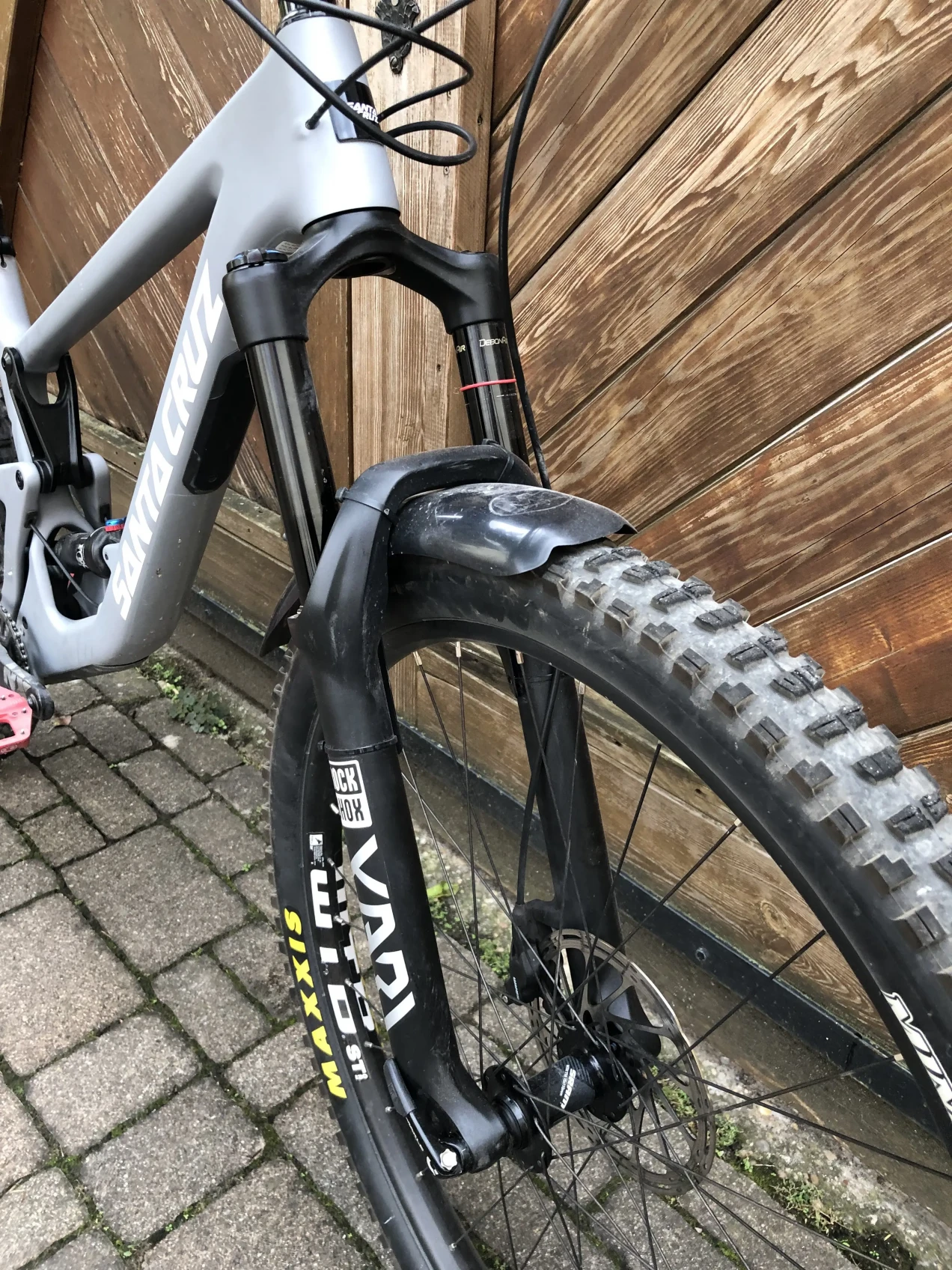 Santa Cruz Hightower R / Carbon C / 29 used in l | buycycle