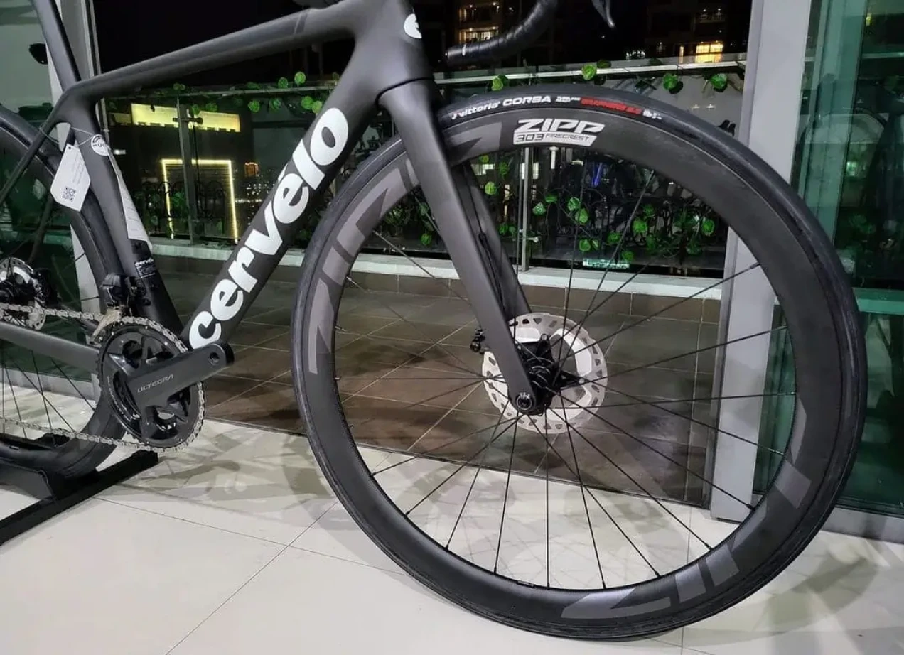 Cervélo R5 Five Black Ultegra Di2 utilizado en 51 cm | buycycle