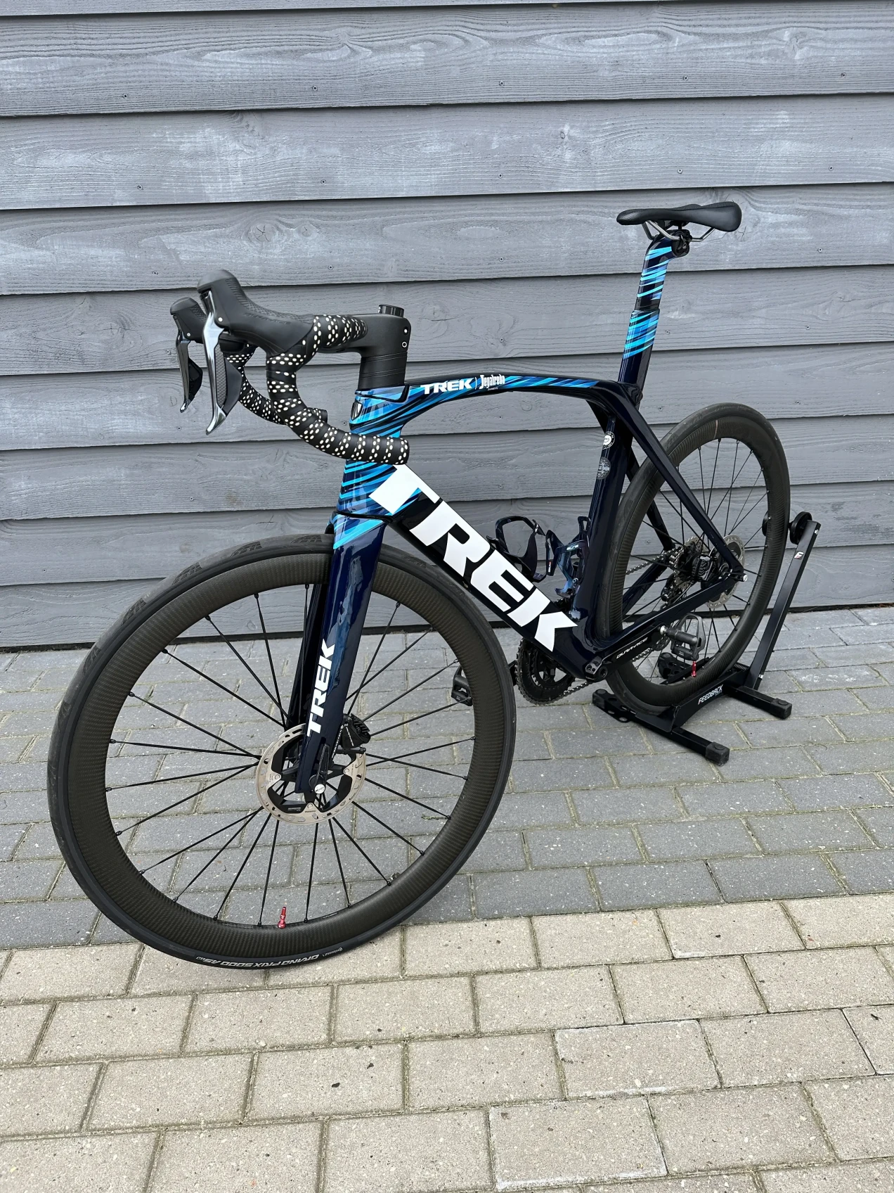 Trek Madone SLR 6 Disc used in 58 cm | buycycle