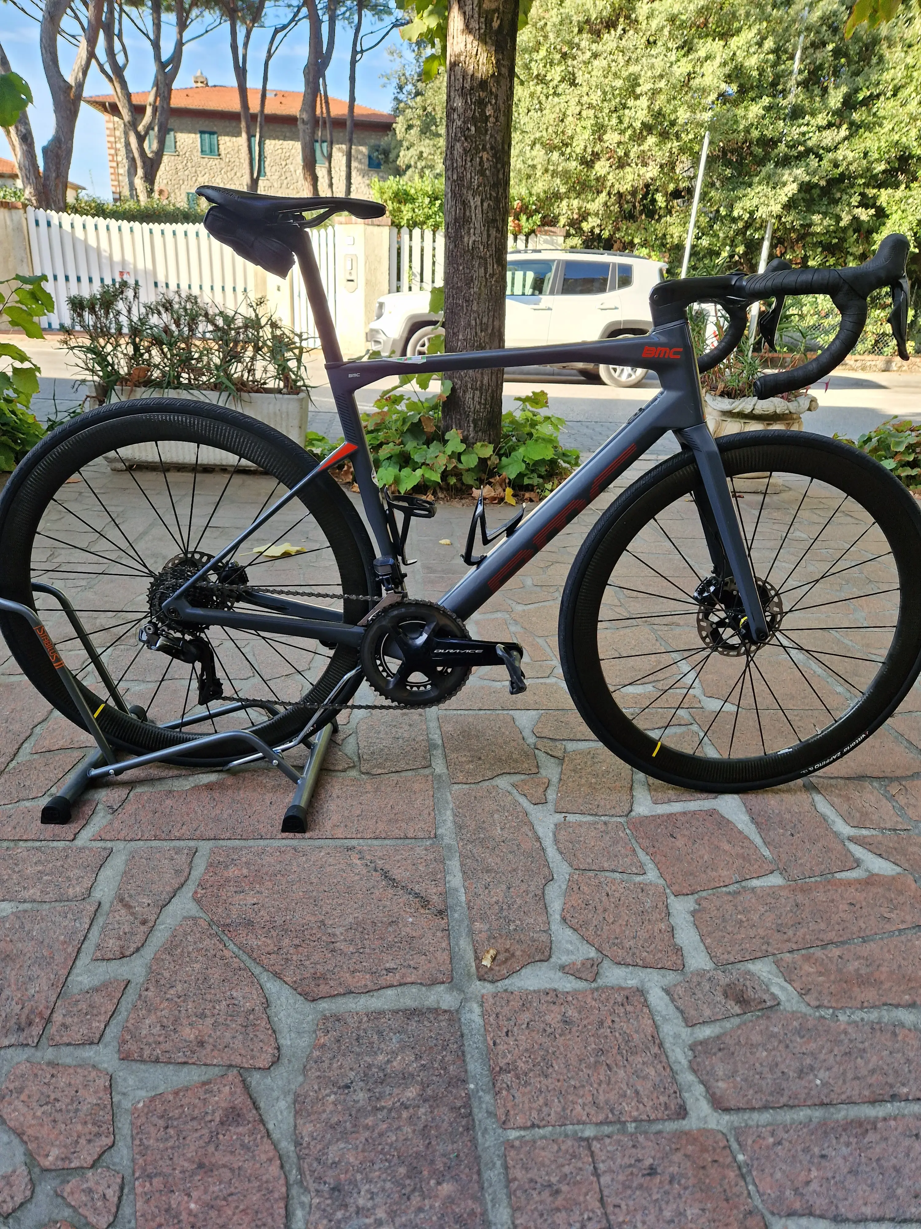 BMC Roadmachine 01 TWO used in 54 cm | buycycle