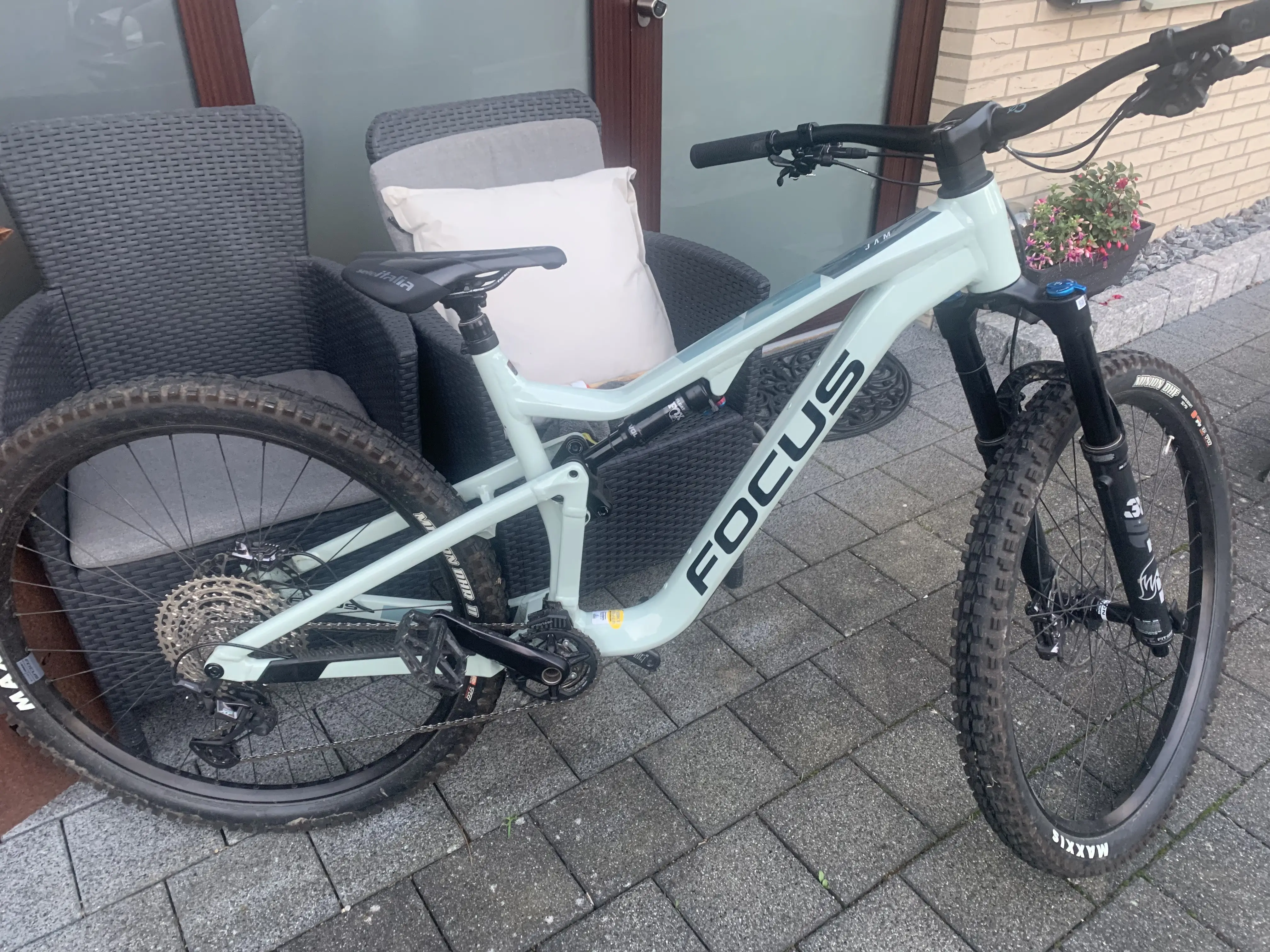 Focus JAM 6.9 used in L | buycycle