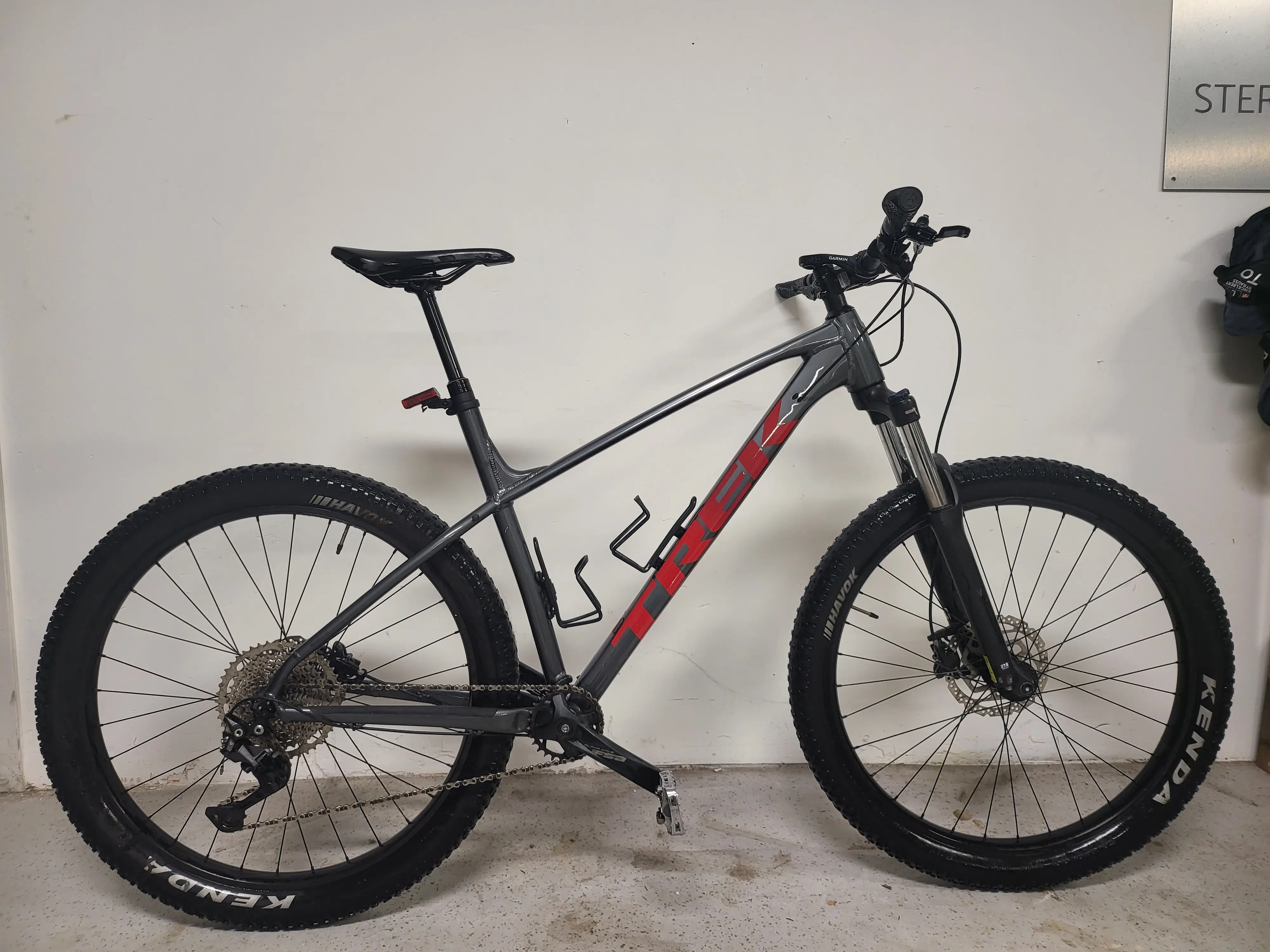 Trek Roscoe 6 used in XL | buycycle