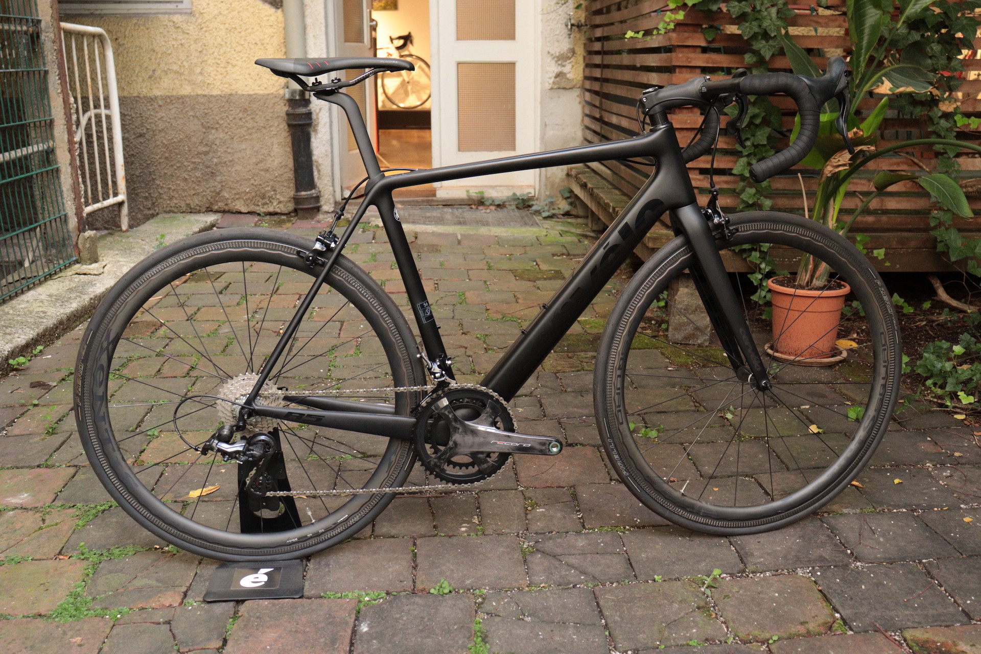 Cervélo R5 Black Super Record použitý v 56 cm | buycycle