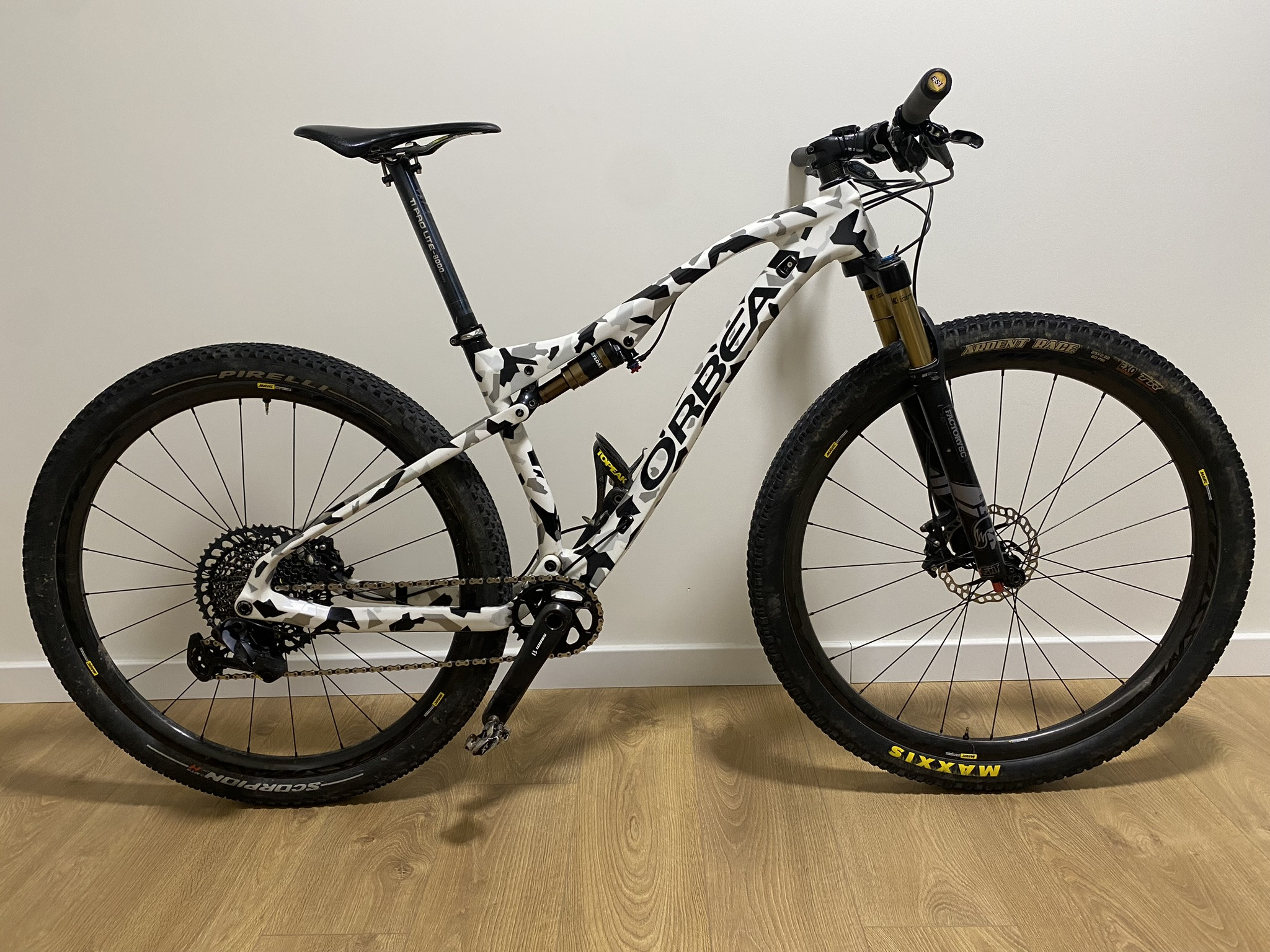 Orbea OIZ M10 used in m | buycycle