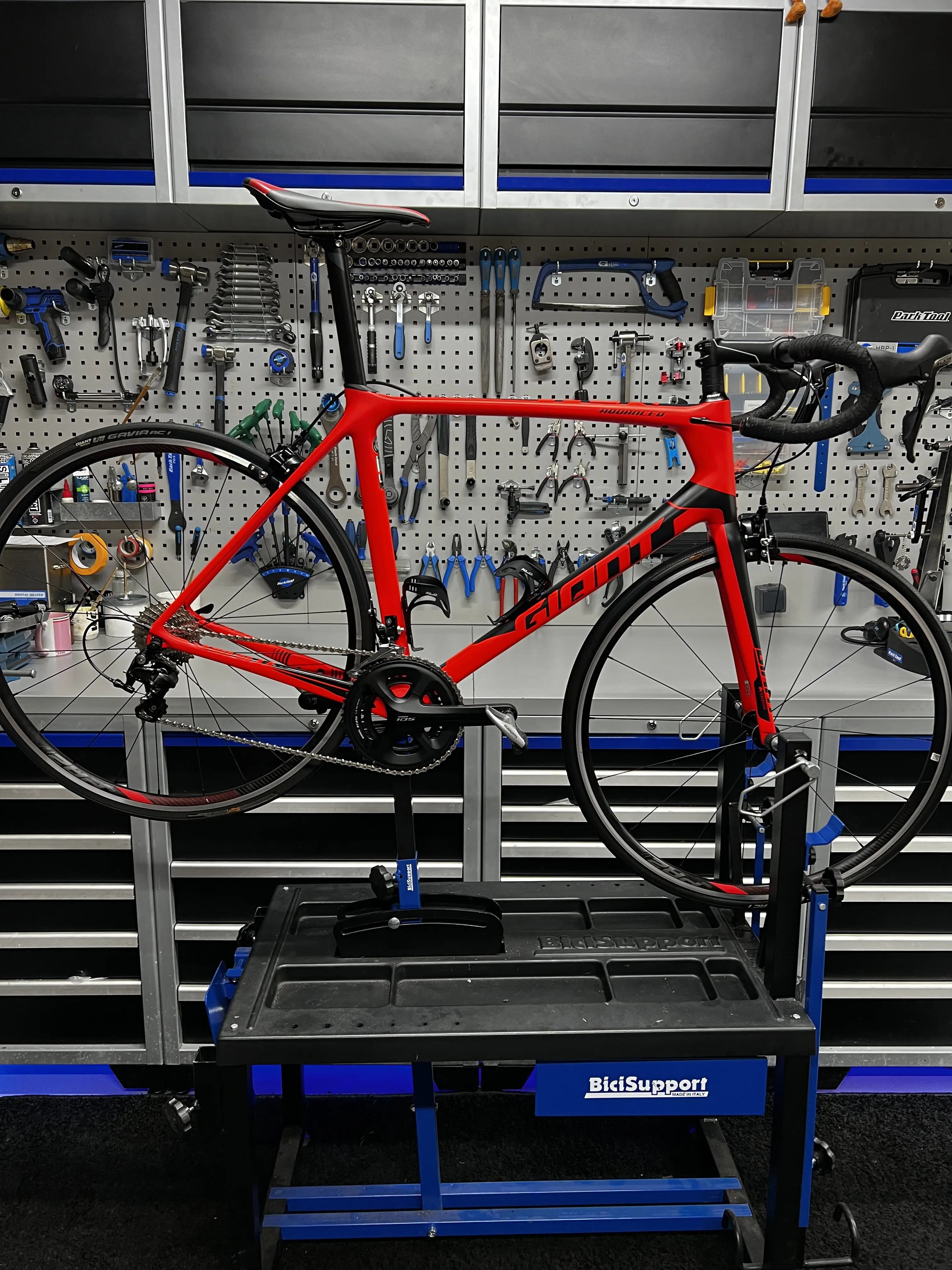 Giant TCR Advanced 2 used in l | buycycle