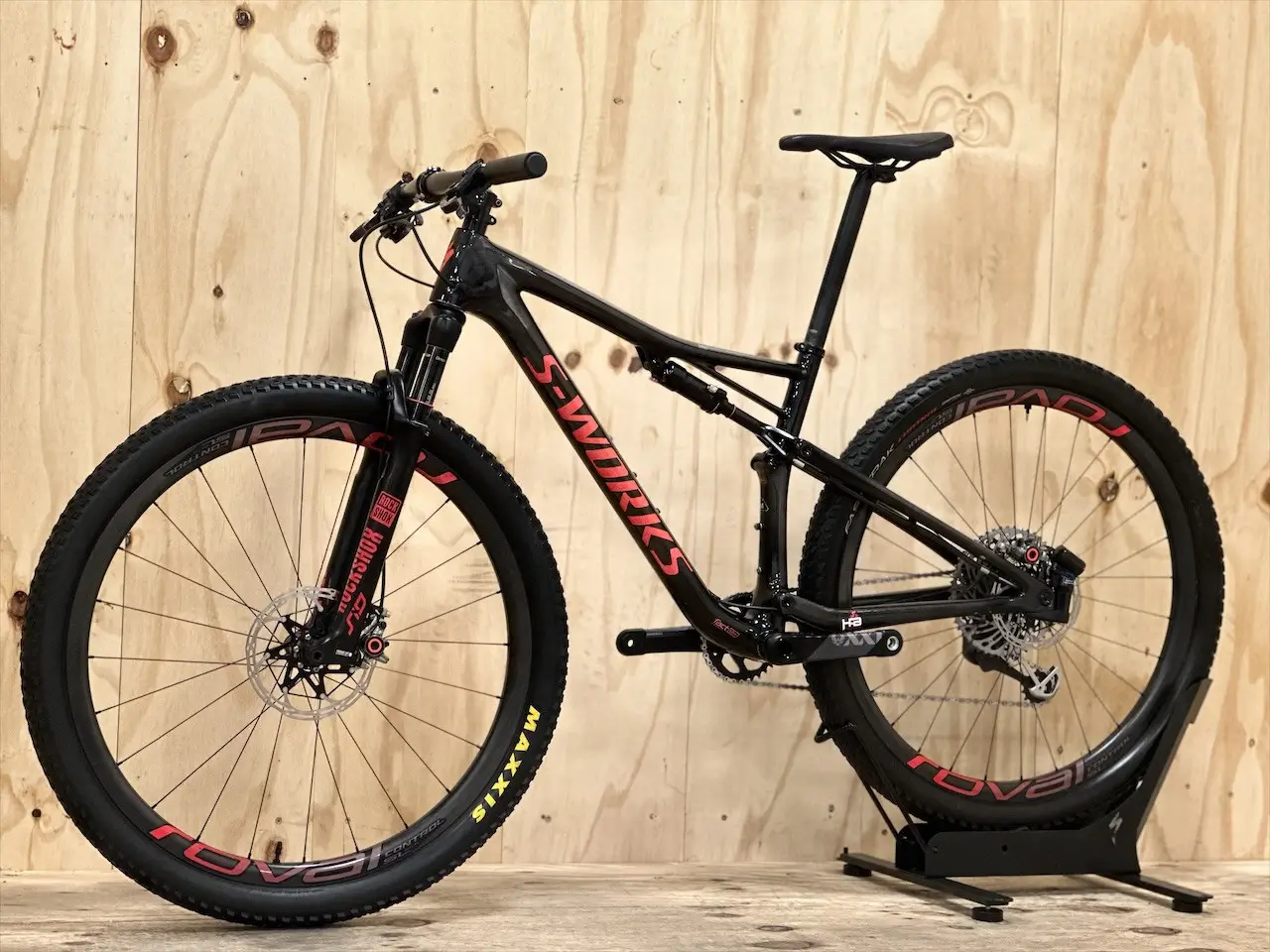 Specialized Men's S-Works Epic used in m | buycycle