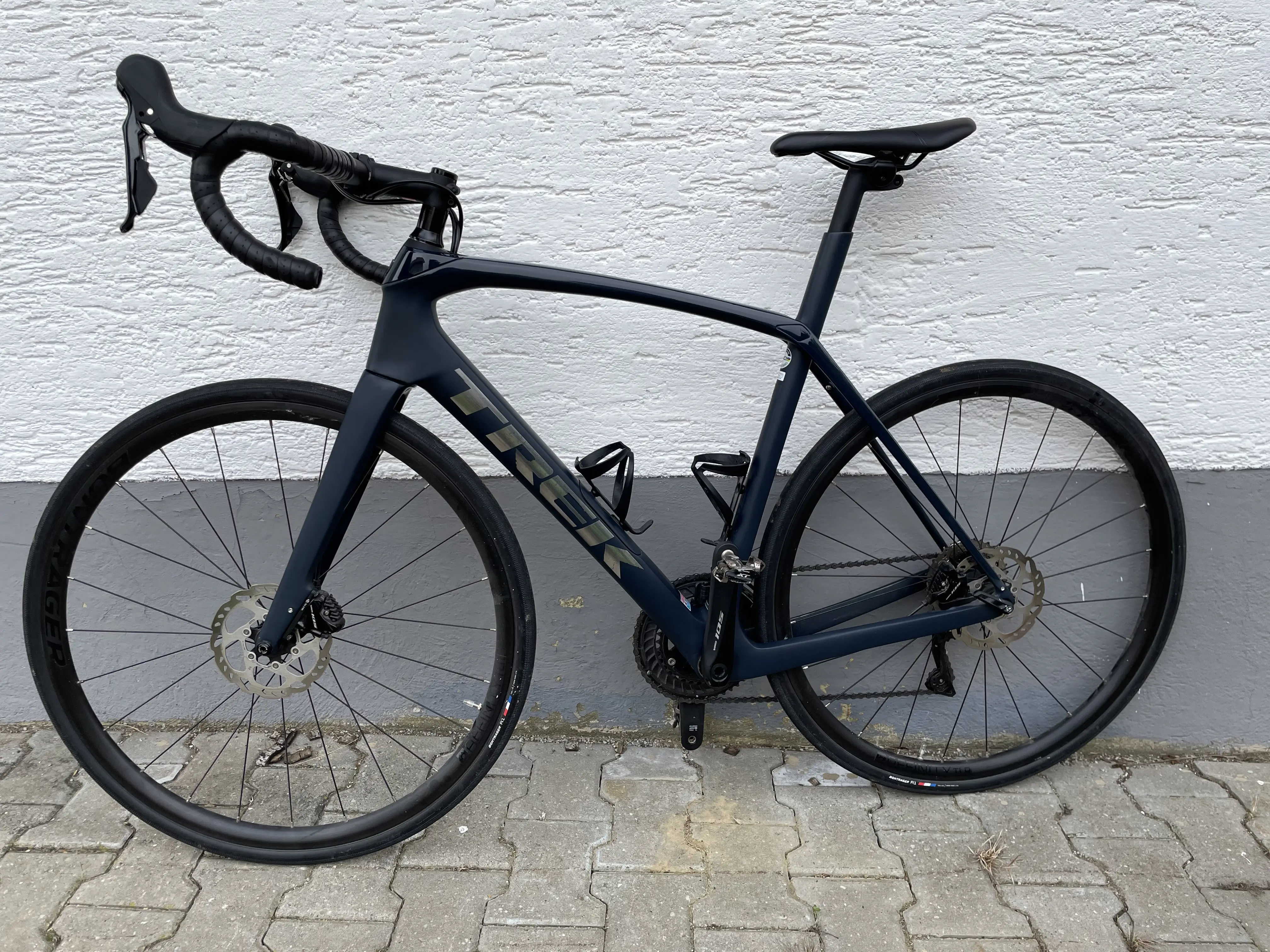 Trek Domane SL 5 used in L | buycycle