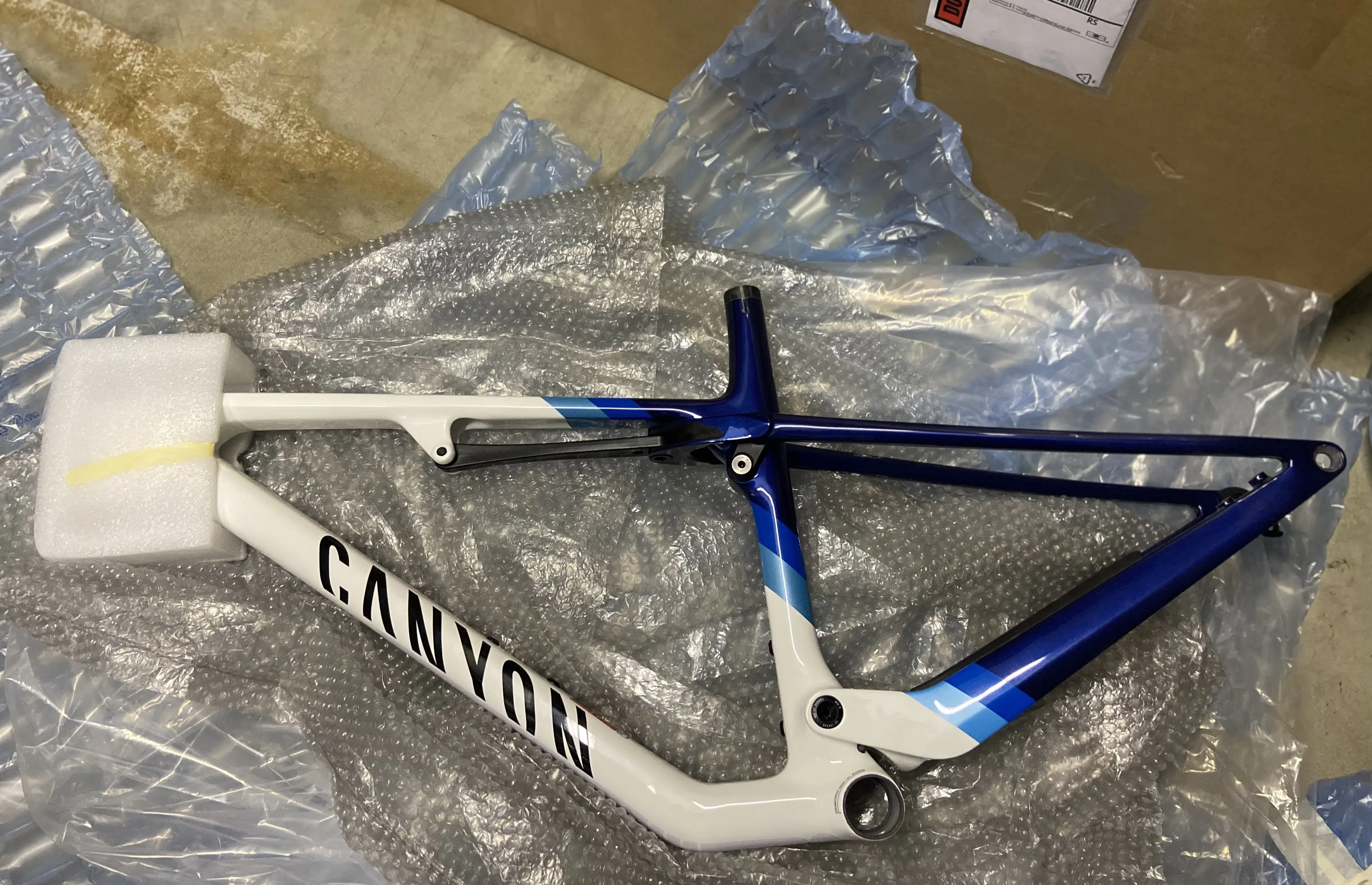 Canyon Lux World Cup CFR Team used in m | buycycle