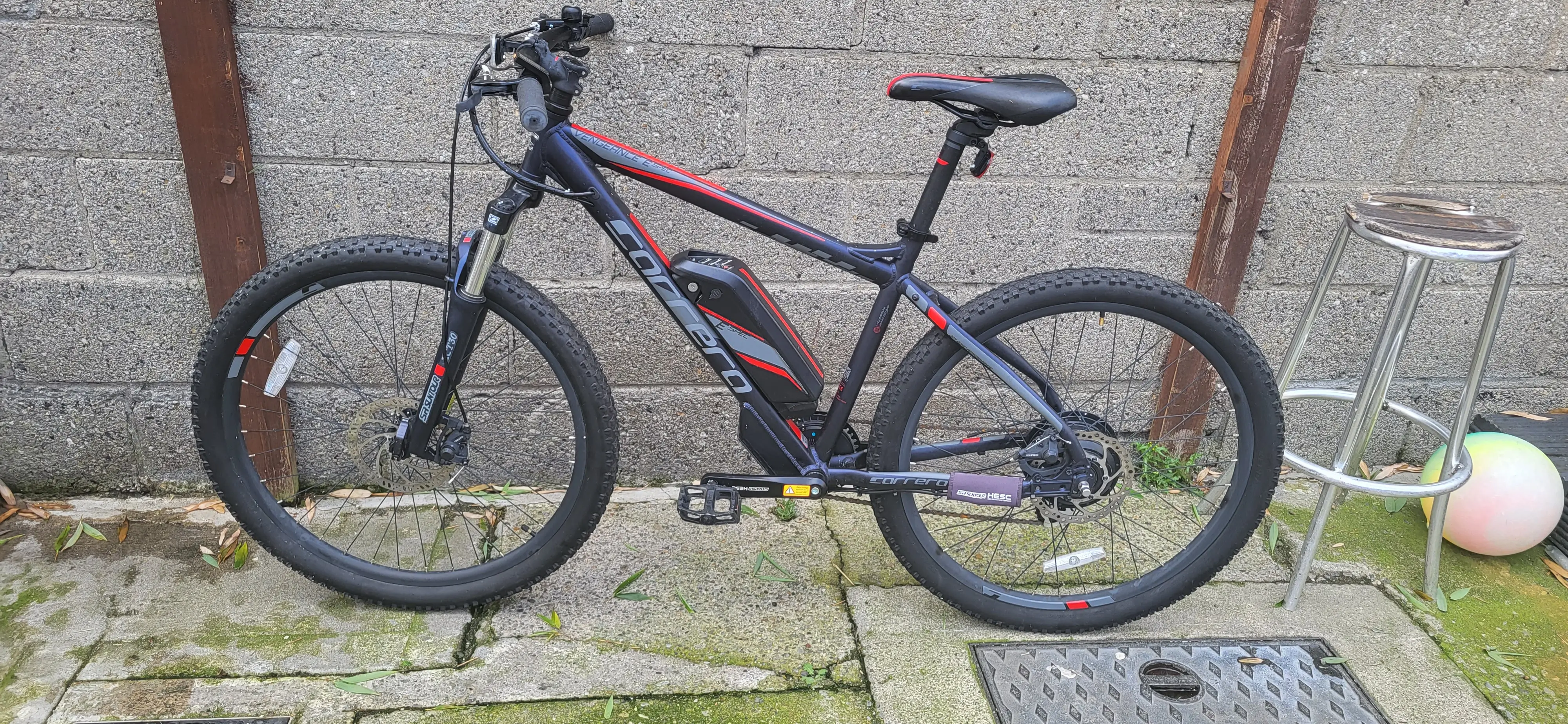 Carrera Vengeance E Mens Electric Bike used in L | buycycle