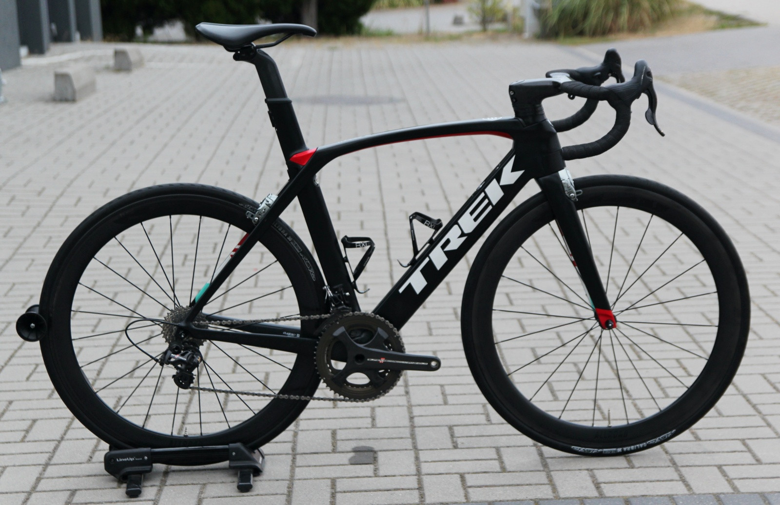 Trek MADONE RIM used in 54 cm | buycycle