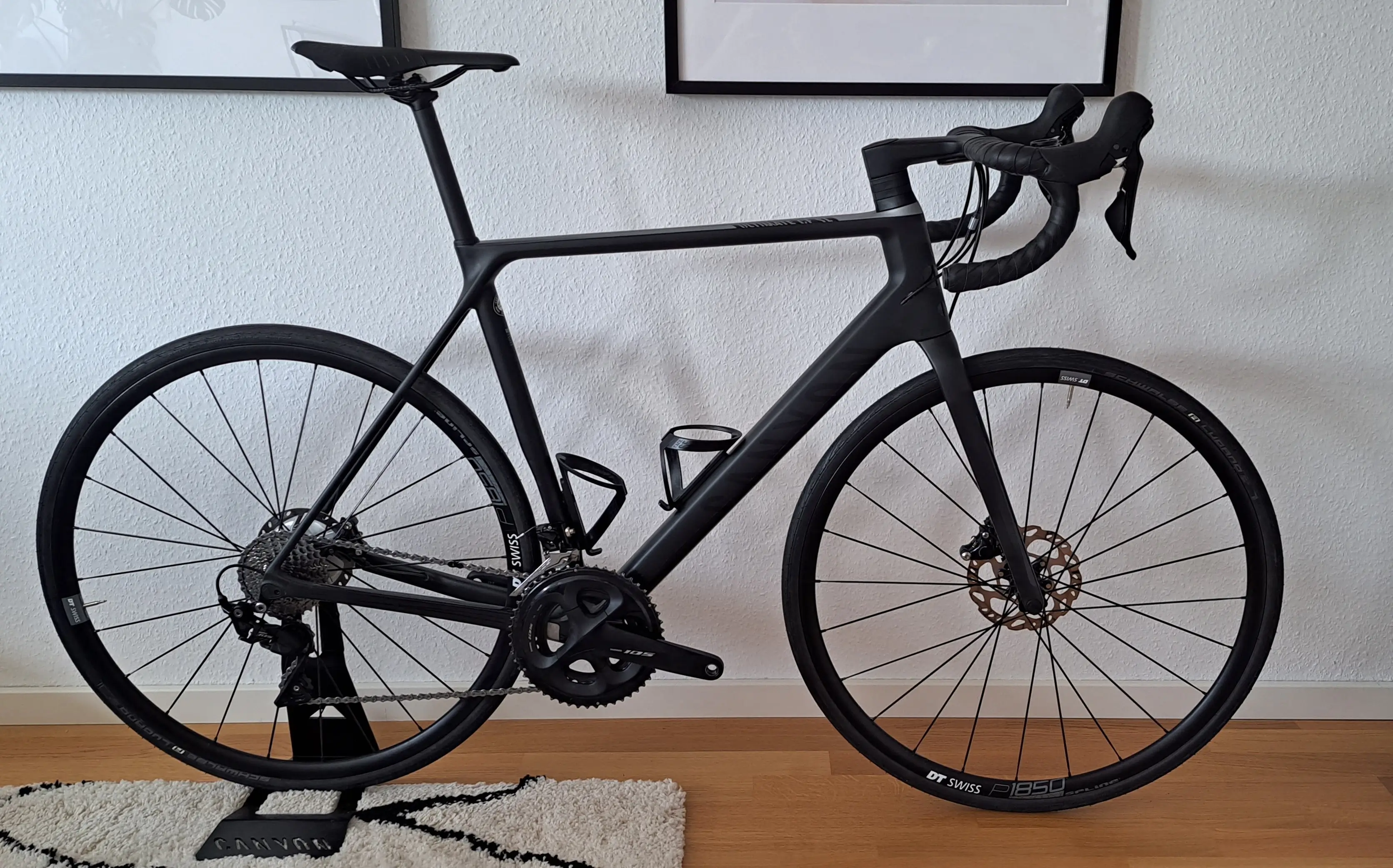 Canyon Ultimate CF SL Disc 7.0 used in L | buycycle