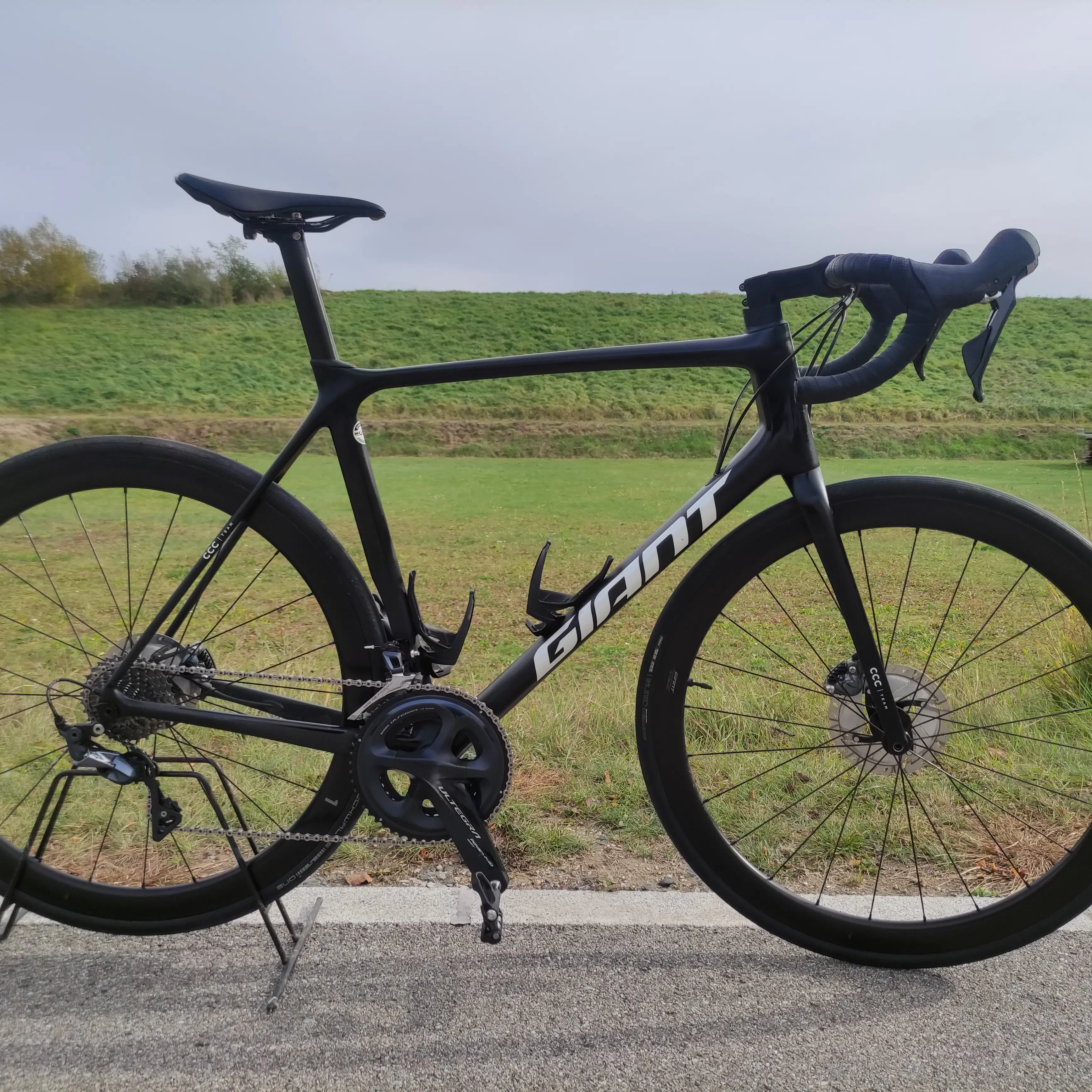 Giant TCR Advanced Pro Team Disc gebruikt in 57 cm | buycycle
