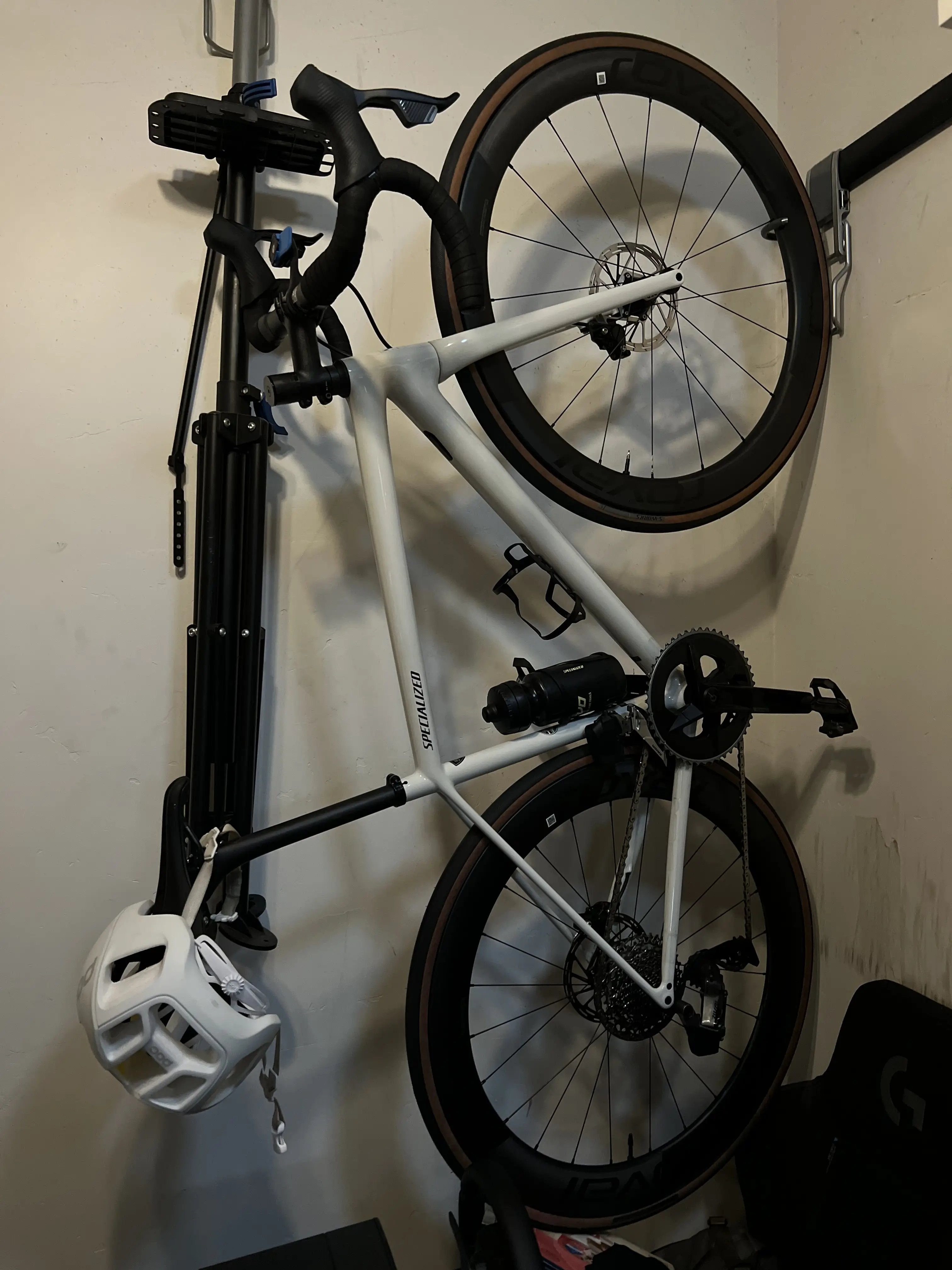 Specialized Aethos Comp - Rival eTap AXS used in S | buycycle