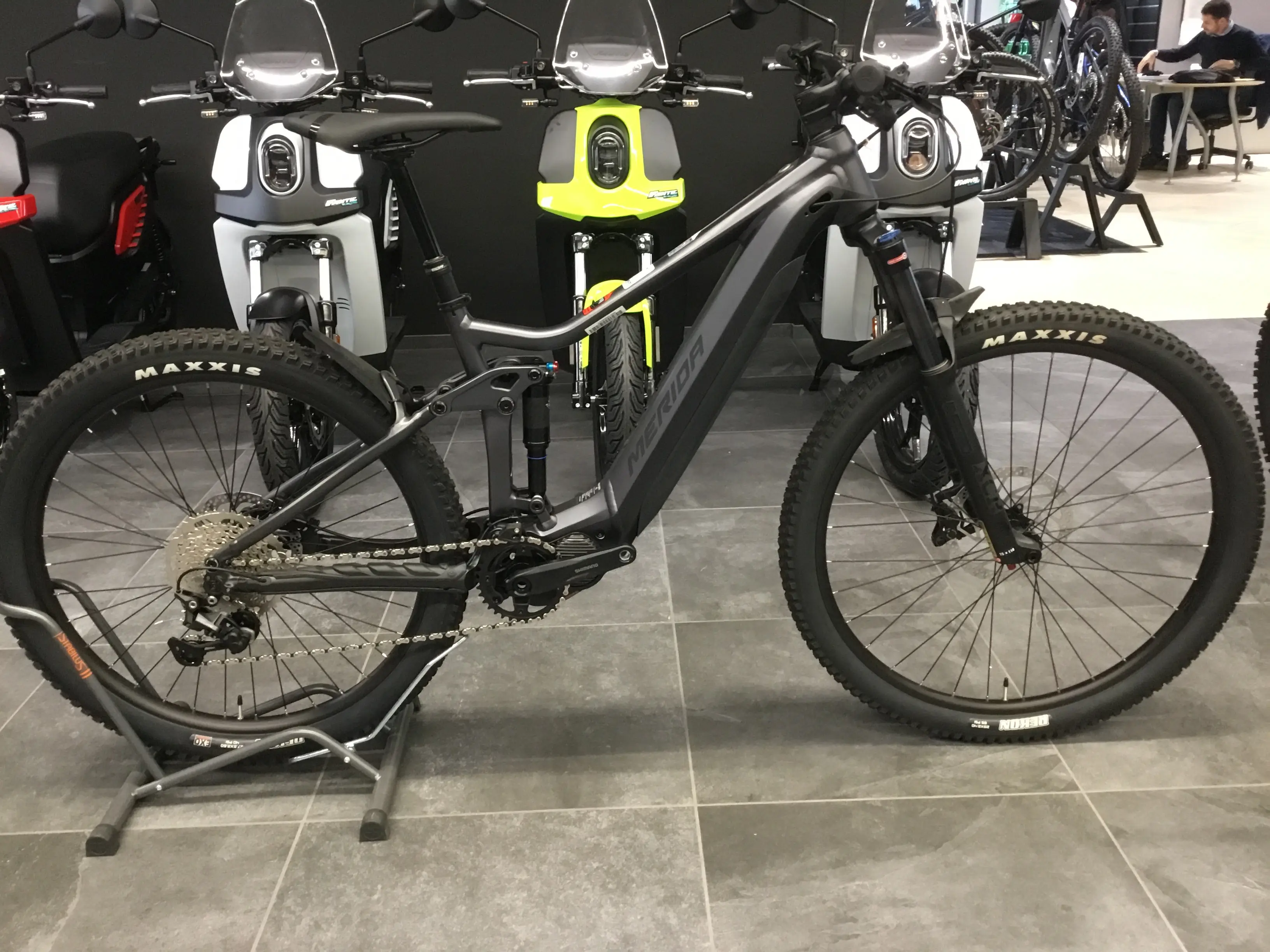 Merida E One forty 475 used in L | buycycle