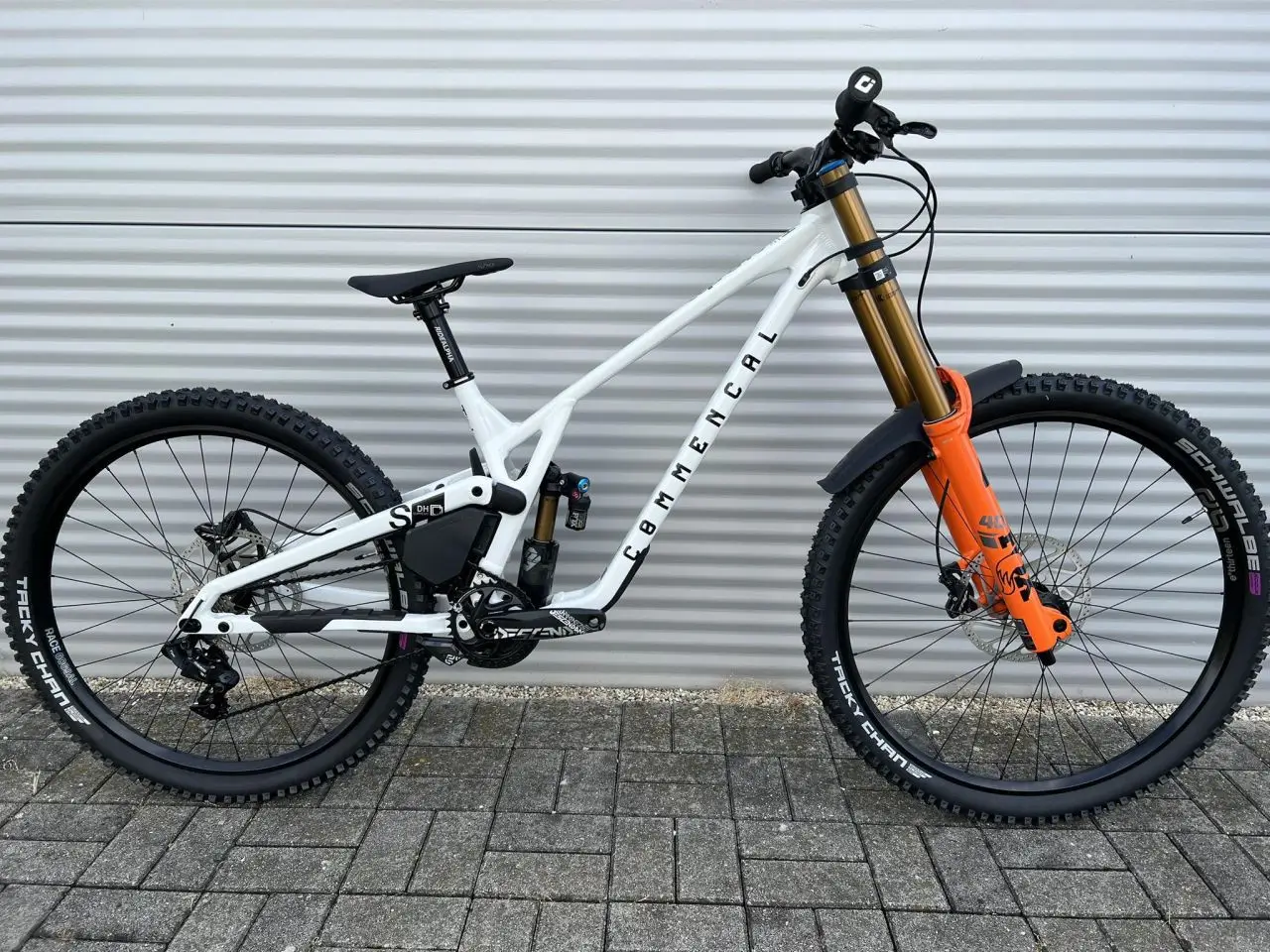 Commencal SUPREME DH V5 SIGNATURE AIR used in s | buycycle