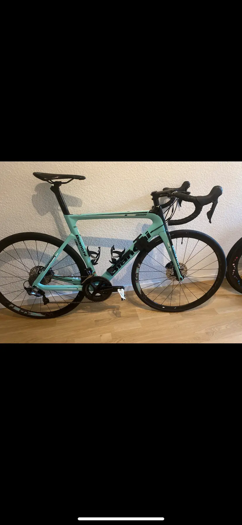 Bianchi Aria Disc Ultegra used in 57 cm | buycycle