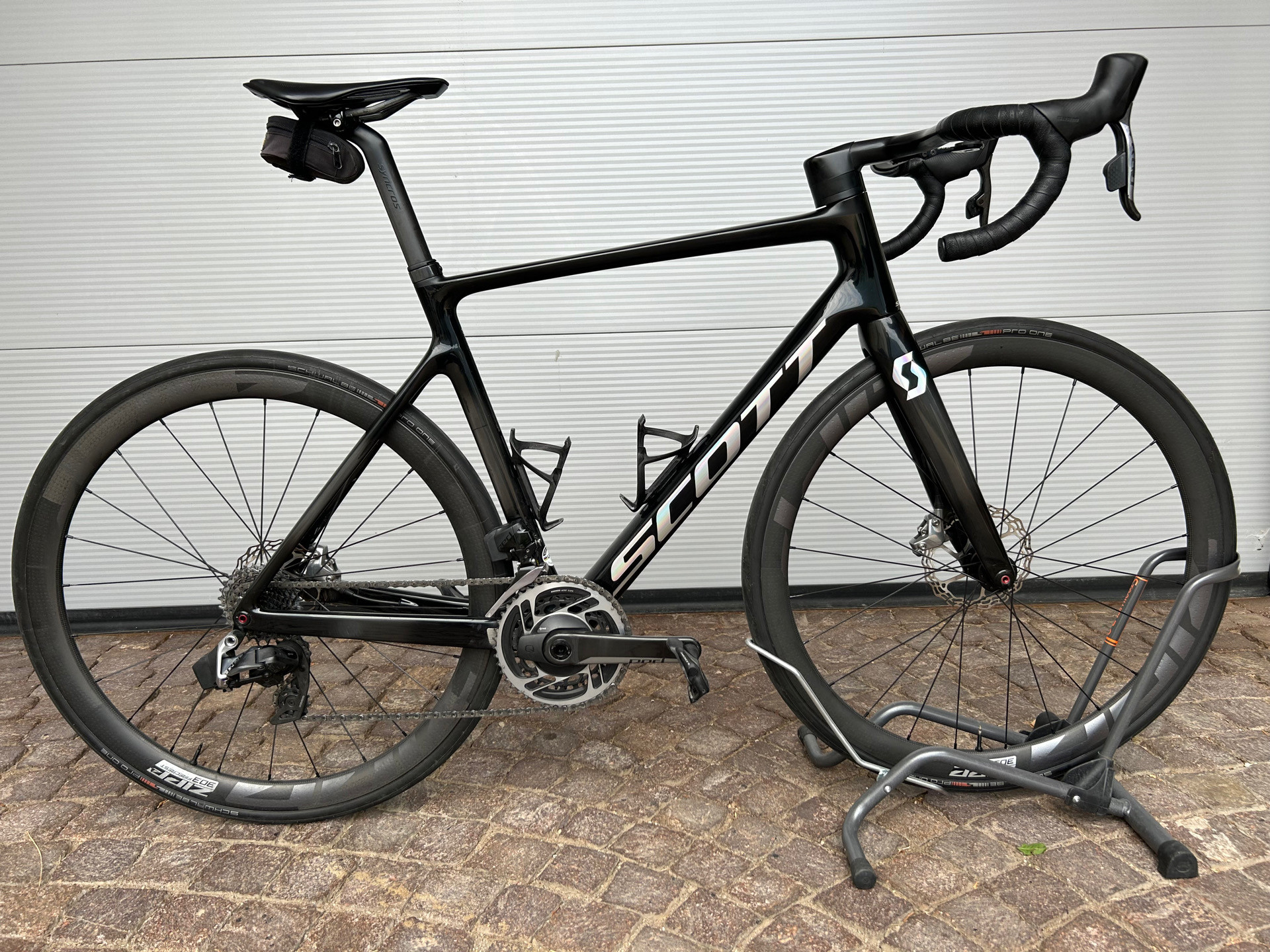 Scott Addict RC Ultimate used in 56 cm | buycycle