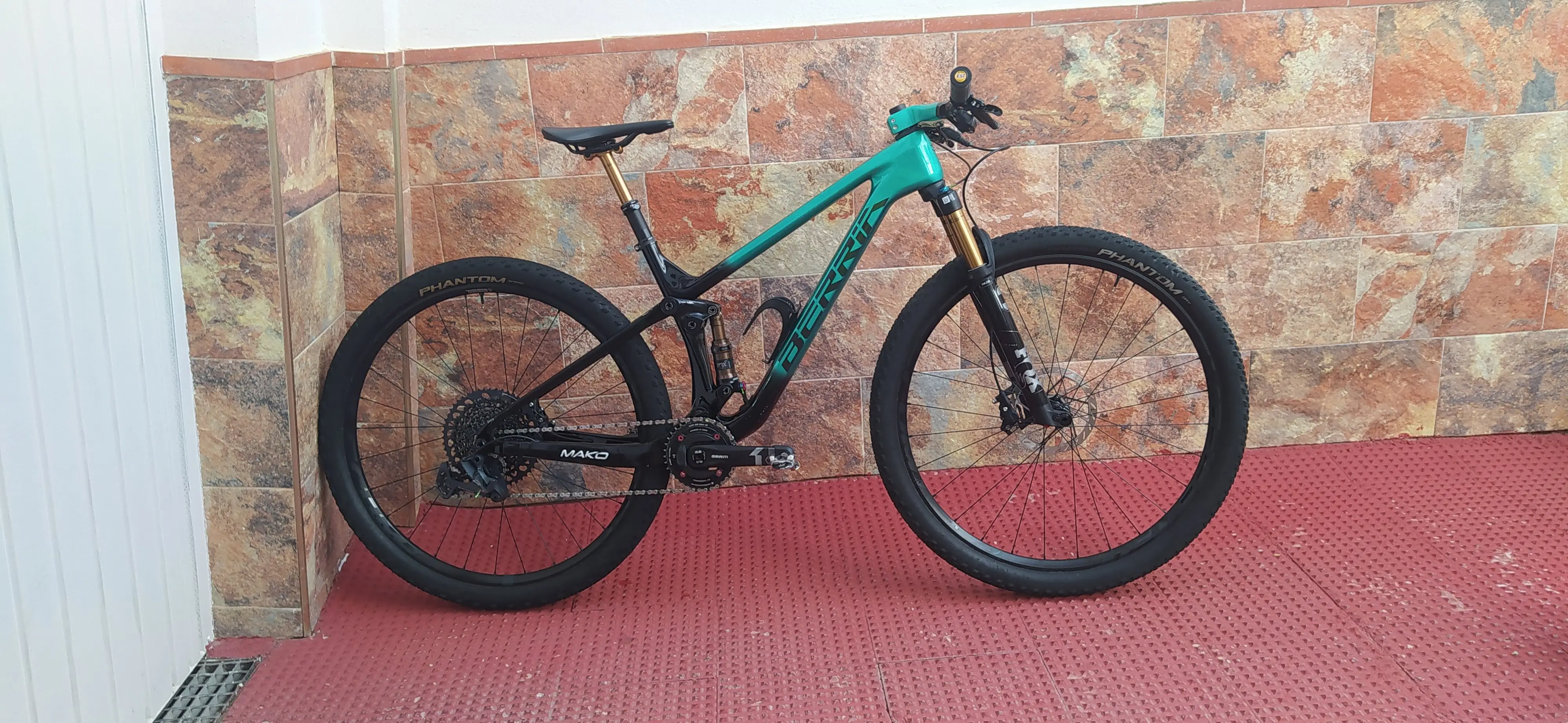 Berria Mako 3 7.1 used in M | buycycle